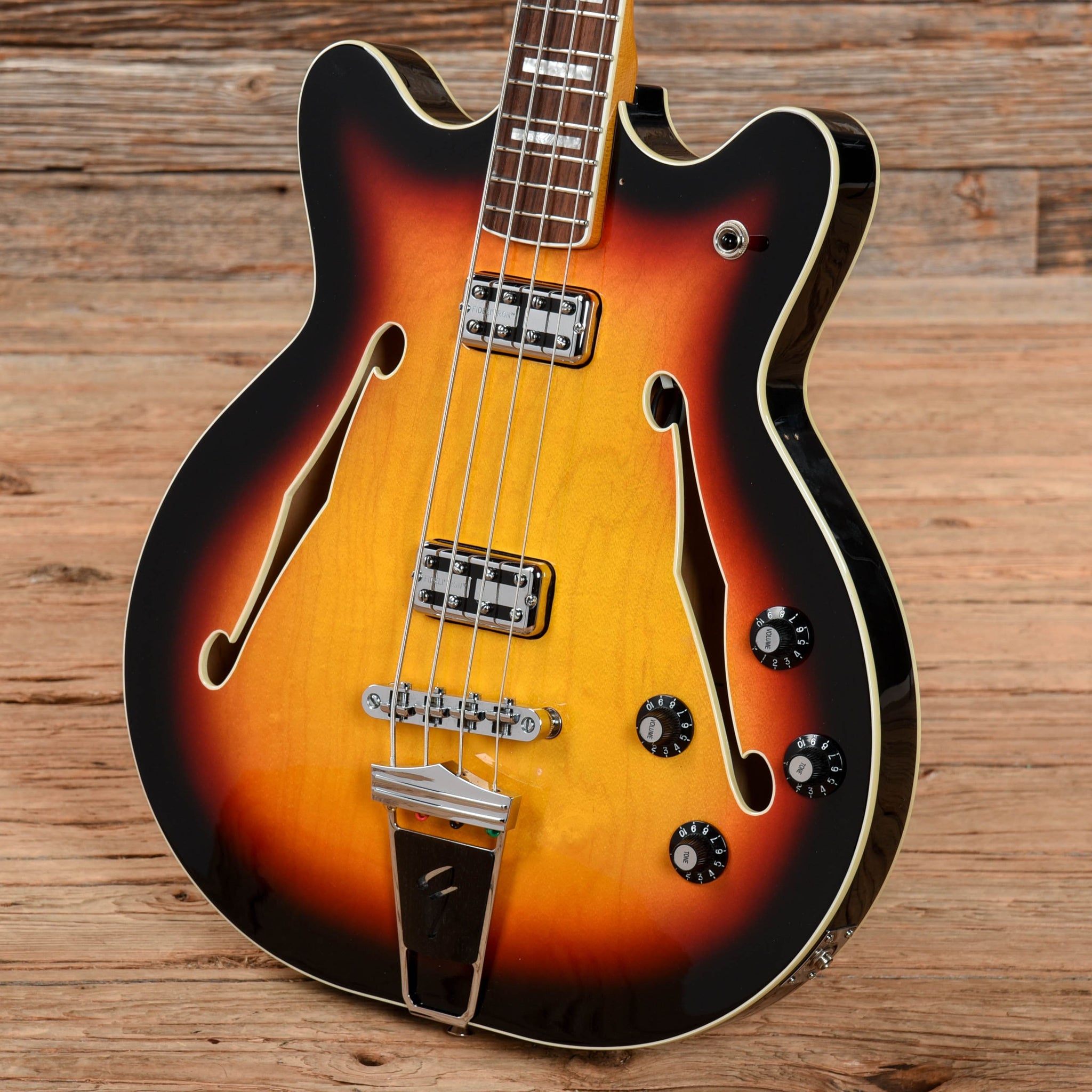 Fender Modern Player Coronado Bass II 3 Color Sunburst 2013 – Chicago ...