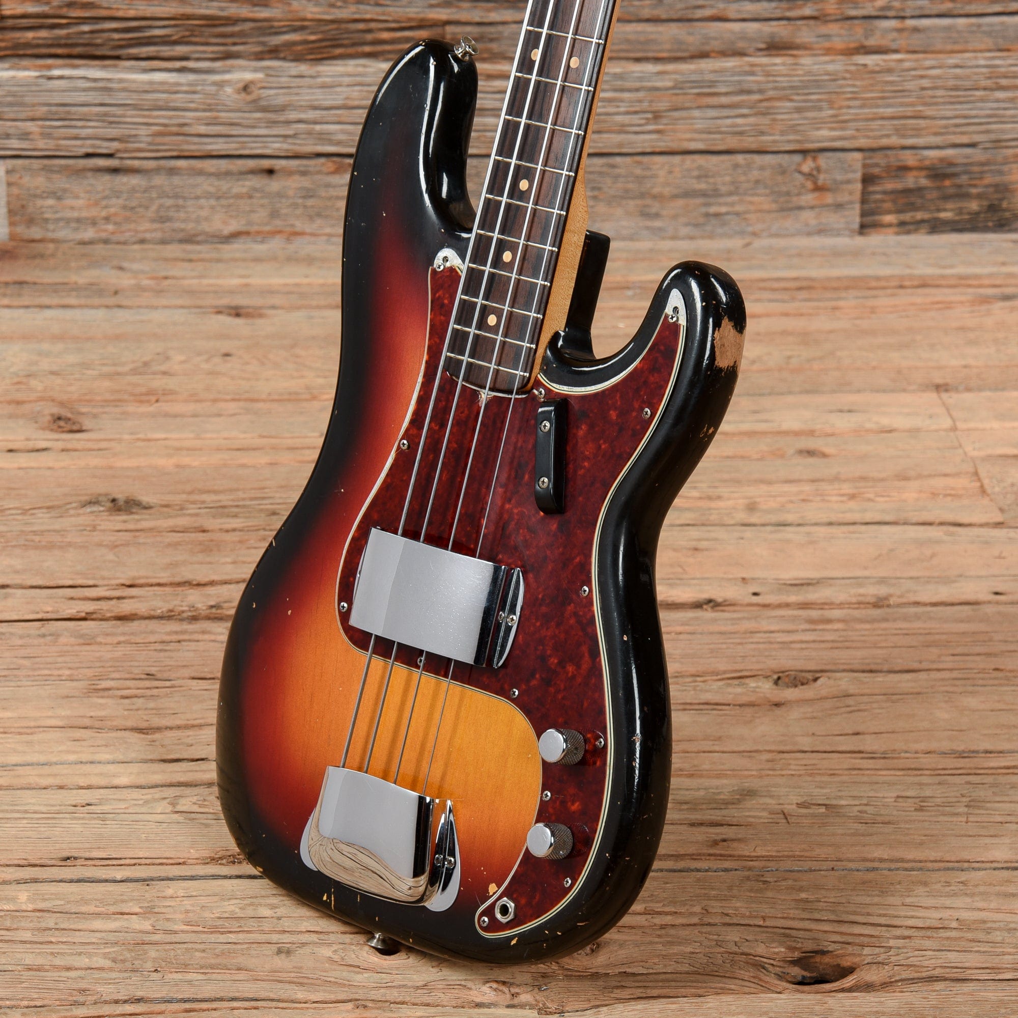 Fender Precision Bass Sunburst 1964 – Chicago Music Exchange