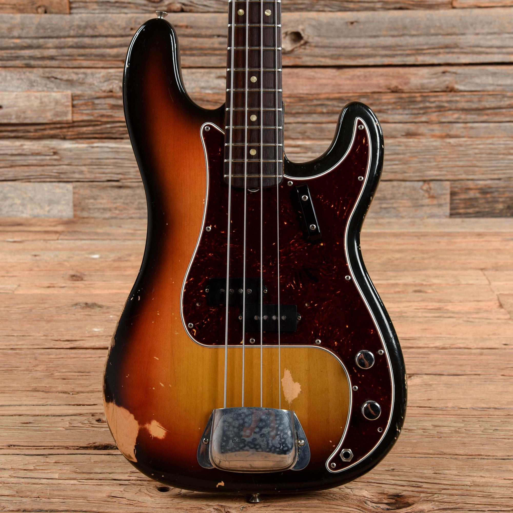 Fender Precision Bass Sunburst 1969 – Chicago Music Exchange