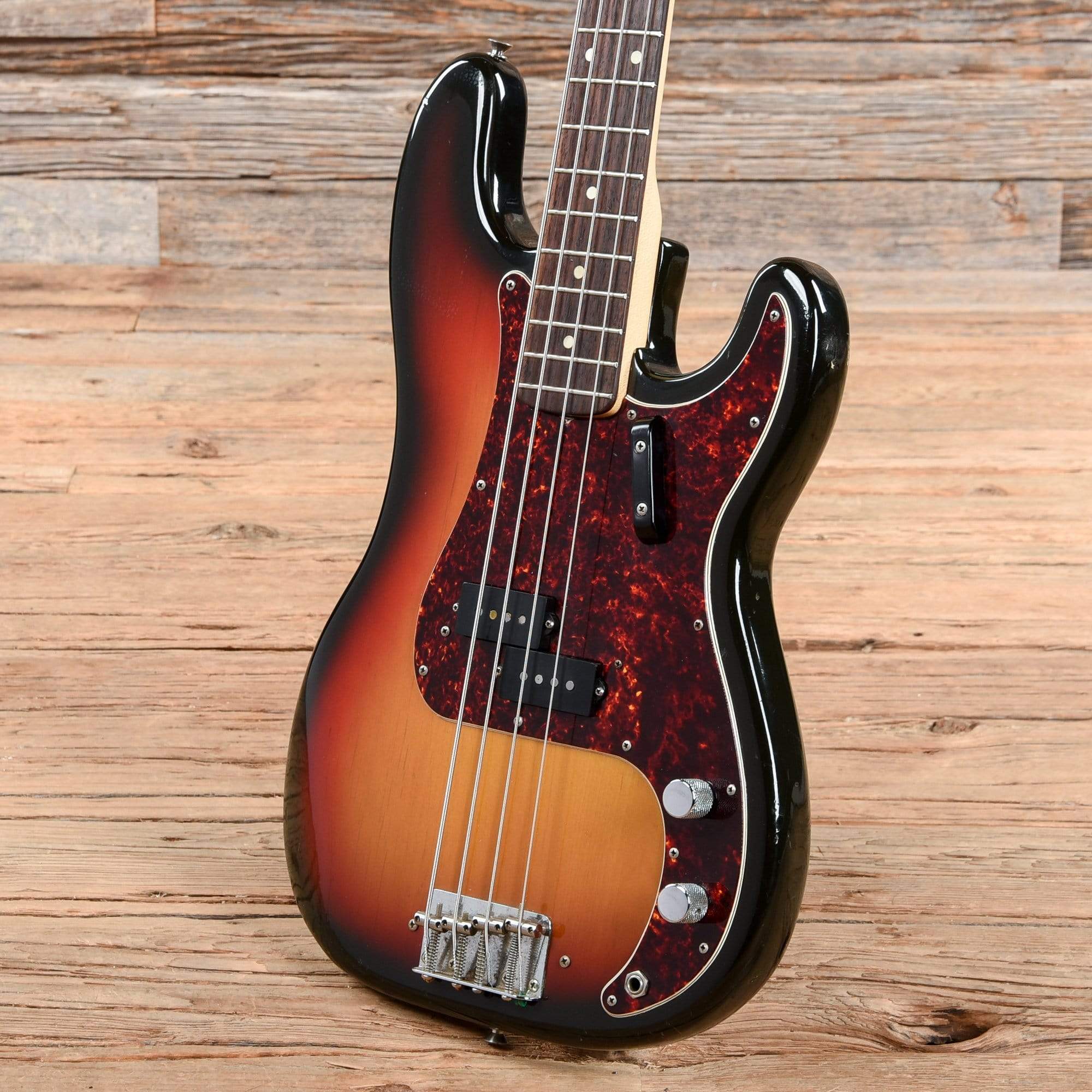 Fender Precision Bass Sunburst 1972 – Chicago Music Exchange