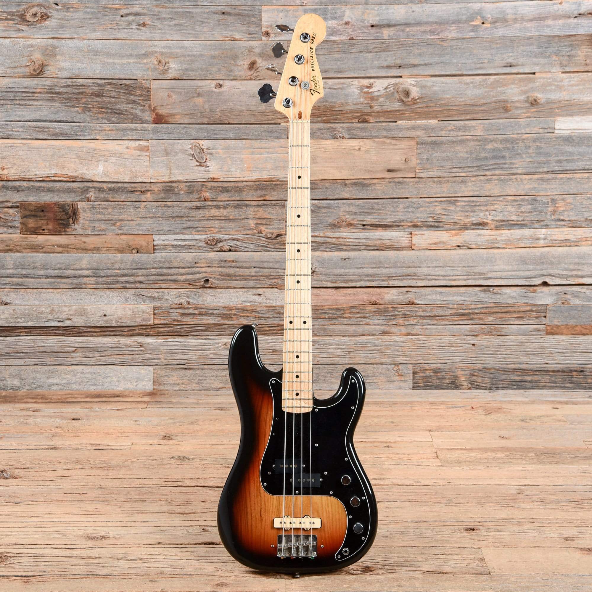 Fender Precision Bass Sunburst 1979 – Chicago Music Exchange