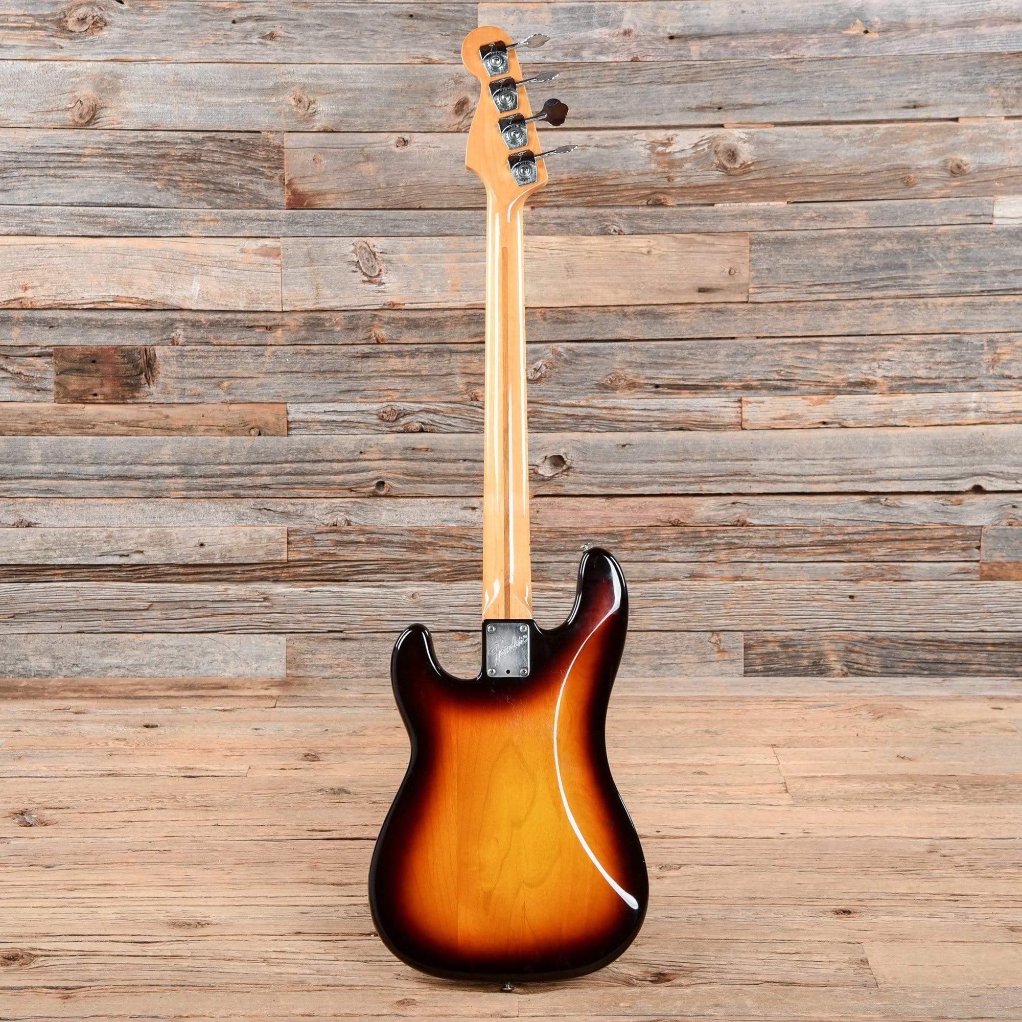 Fender Precision Bass Sunburst 1983 – Chicago Music Exchange