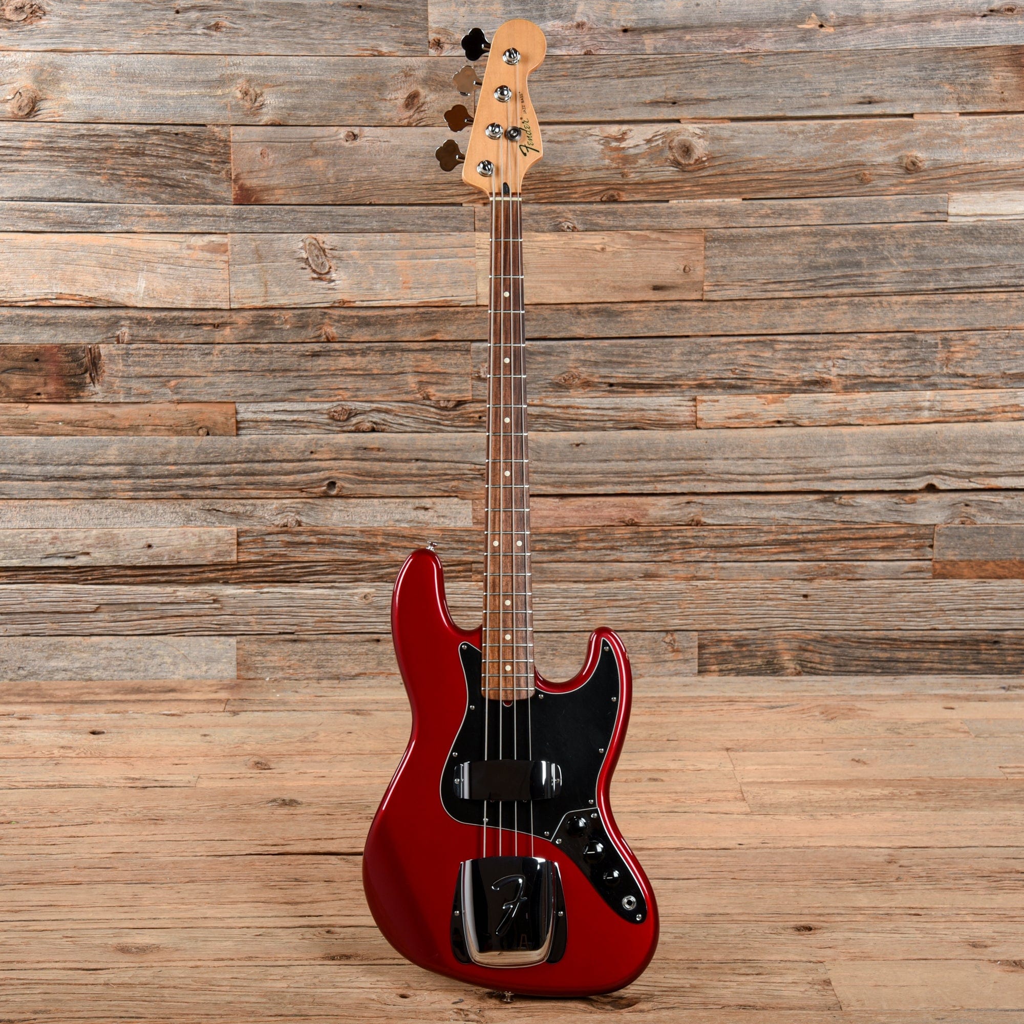 Fender Standard Jazz Bass Candy Apple Red 2009 – Chicago Music Exchange