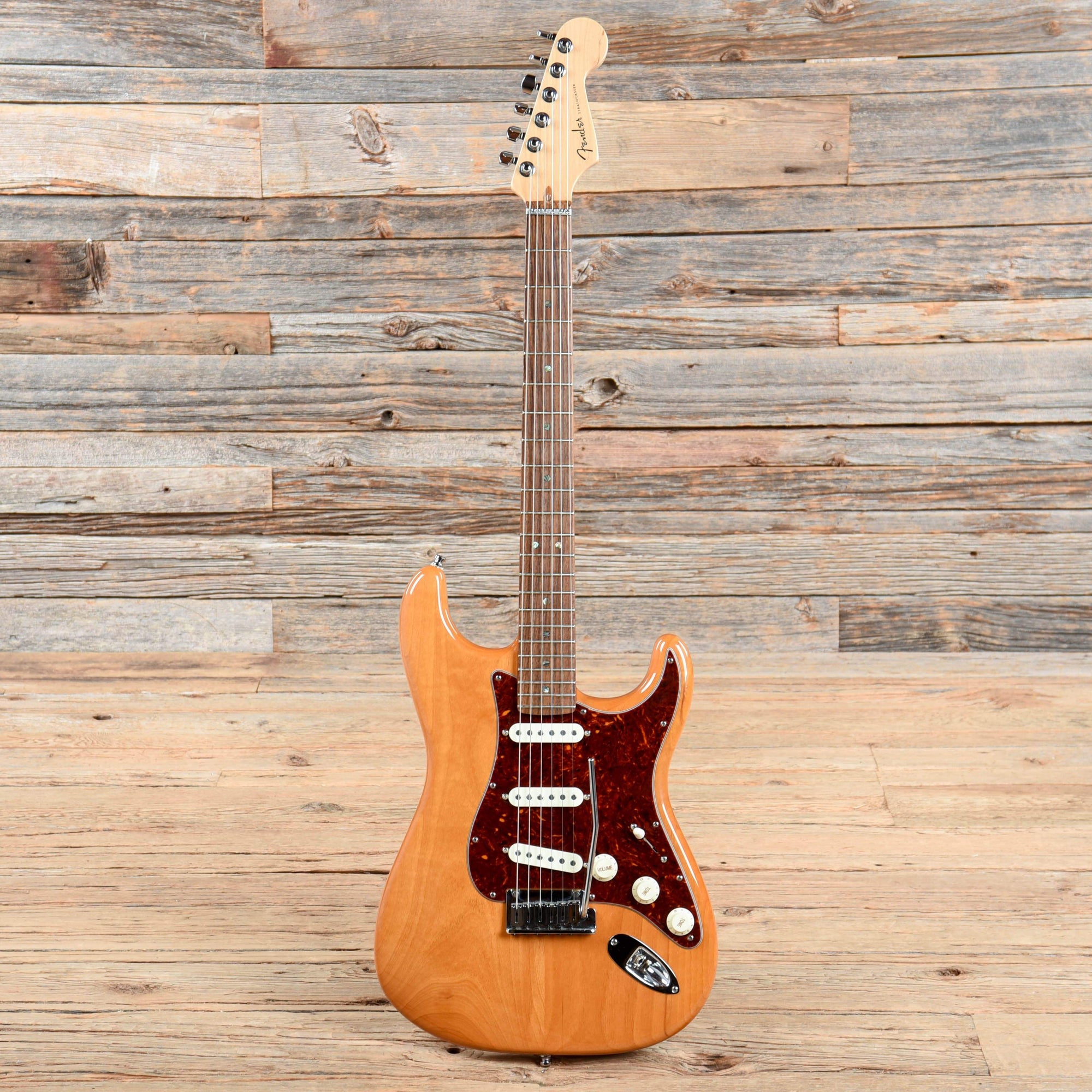 Fender American Deluxe Stratocaster Amber 2007 – Chicago Music Exchange