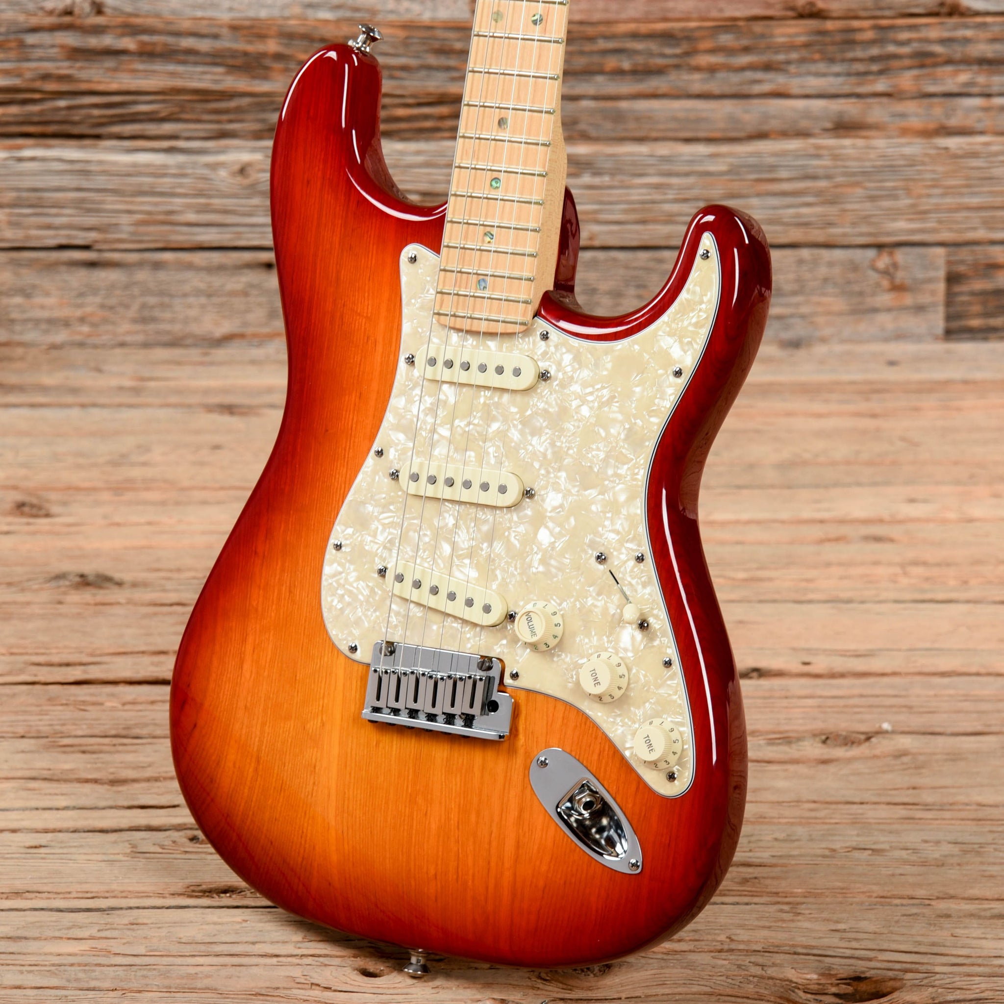 Fender American Deluxe Stratocaster Ash Aged Cherry Sunburst 2006 ...
