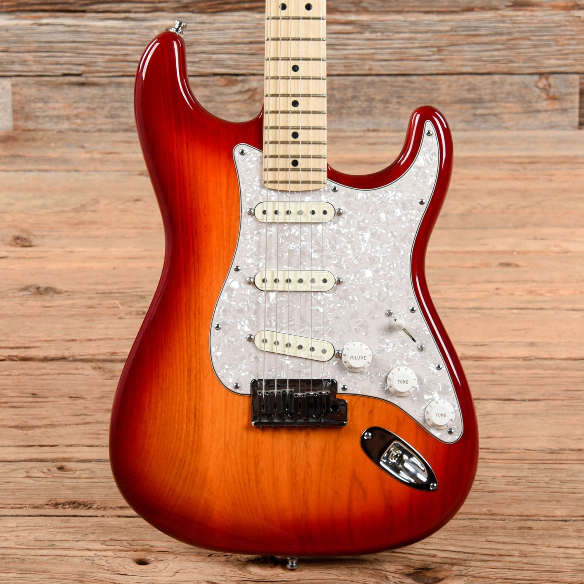 Fender American Deluxe Stratocaster Cherry Sunburst 2012 – Chicago ...
