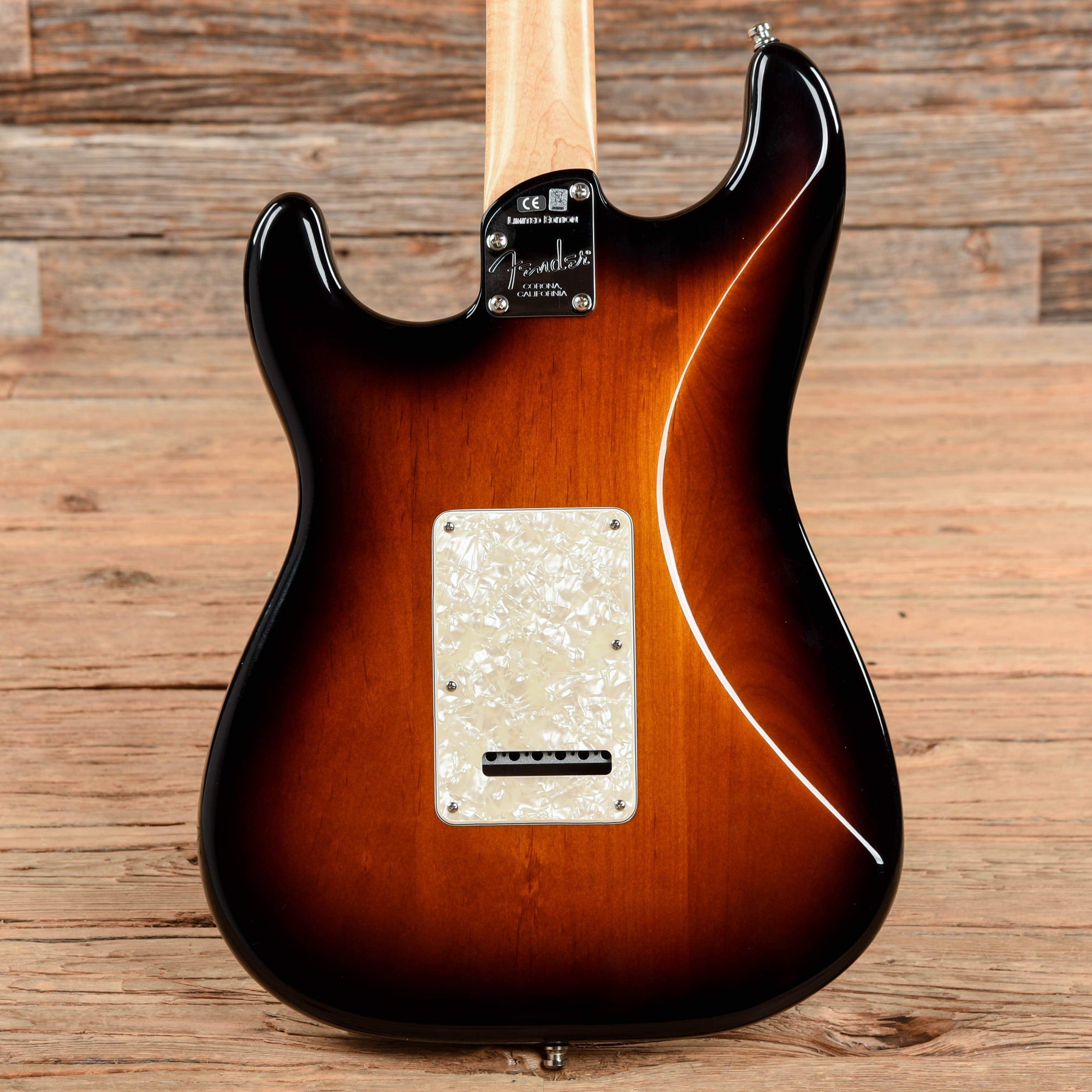 Fender American Elite Stratocaster 2015 – Chicago Music Exchange