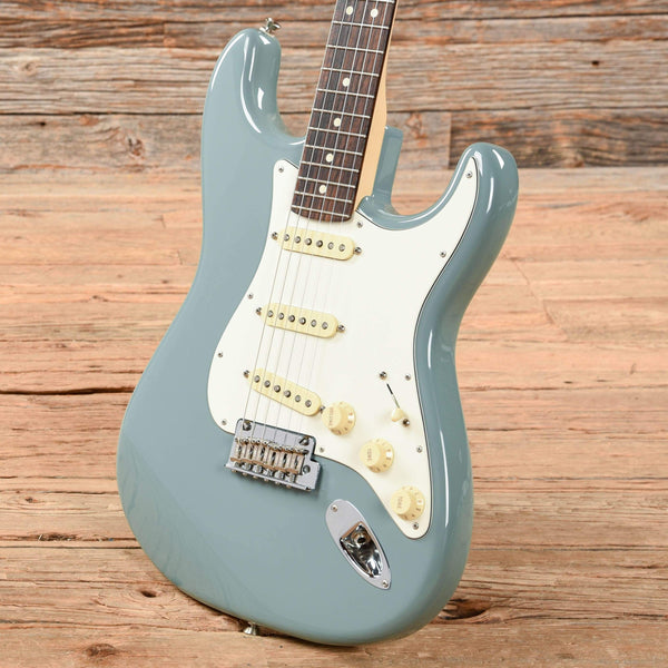 Fender American Pro Stratocaster Sonic Grey 2018 – Chicago Music Exchange