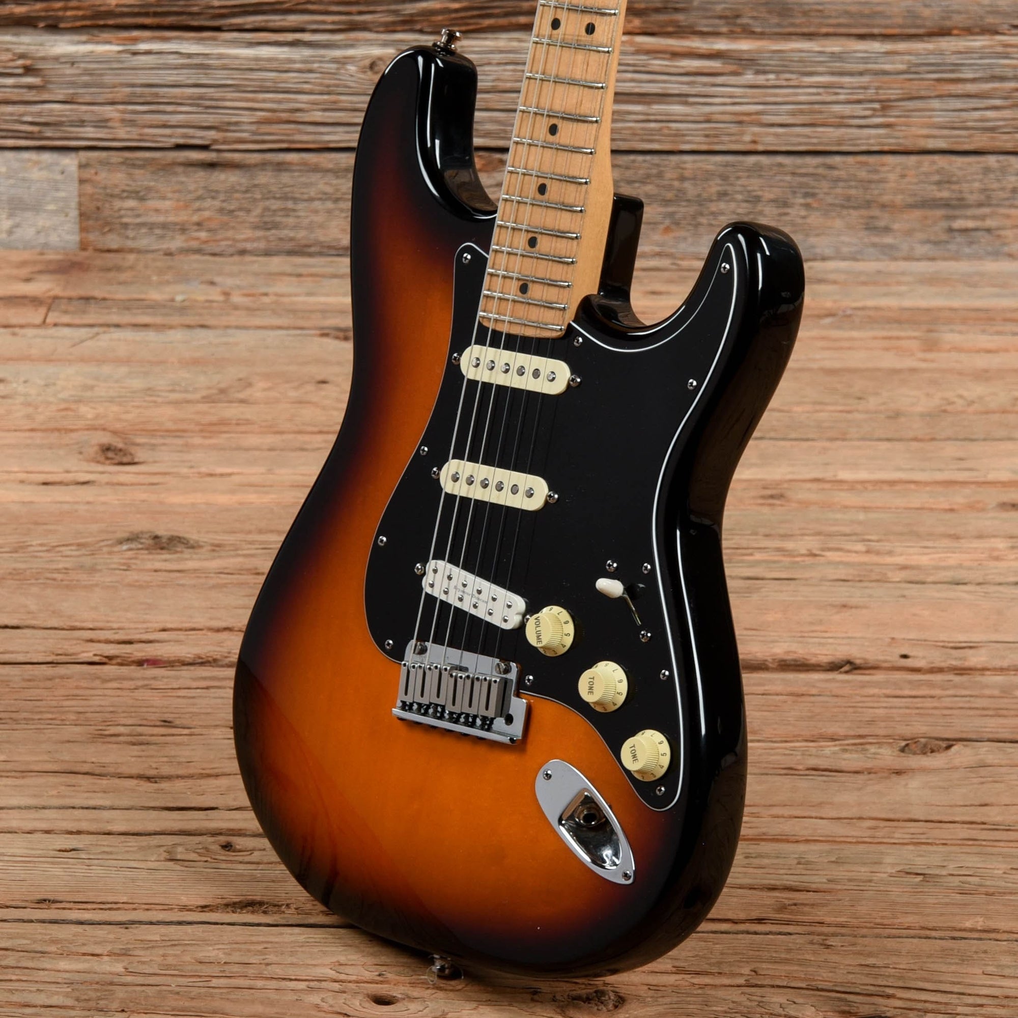 Fender American Standard Stratocaster 3-Color Sunburst 1993 – Chicago ...