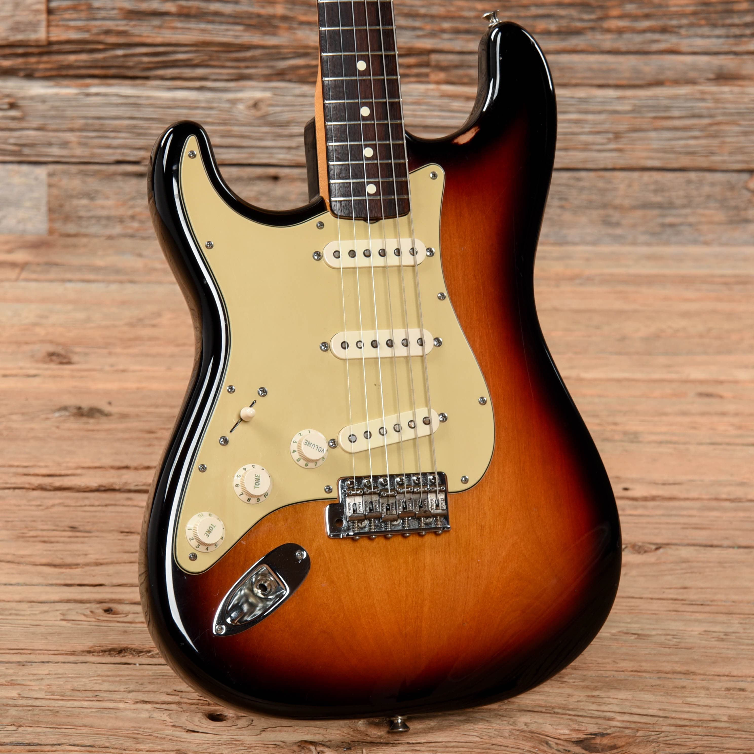 Fender American Vintage 62 Stratocaster Lefty 3-Color Sunburst 2008 LE ...