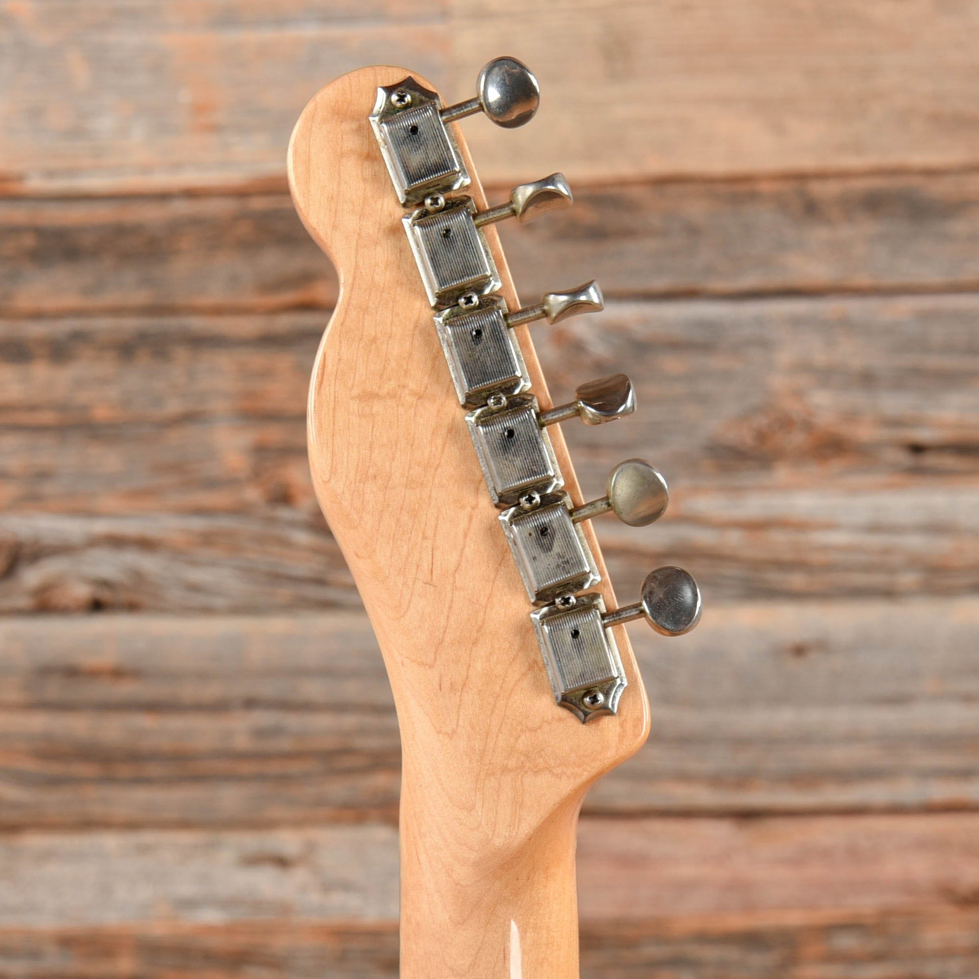 Fender Bullet I Ivory 1981 – Chicago Music Exchange