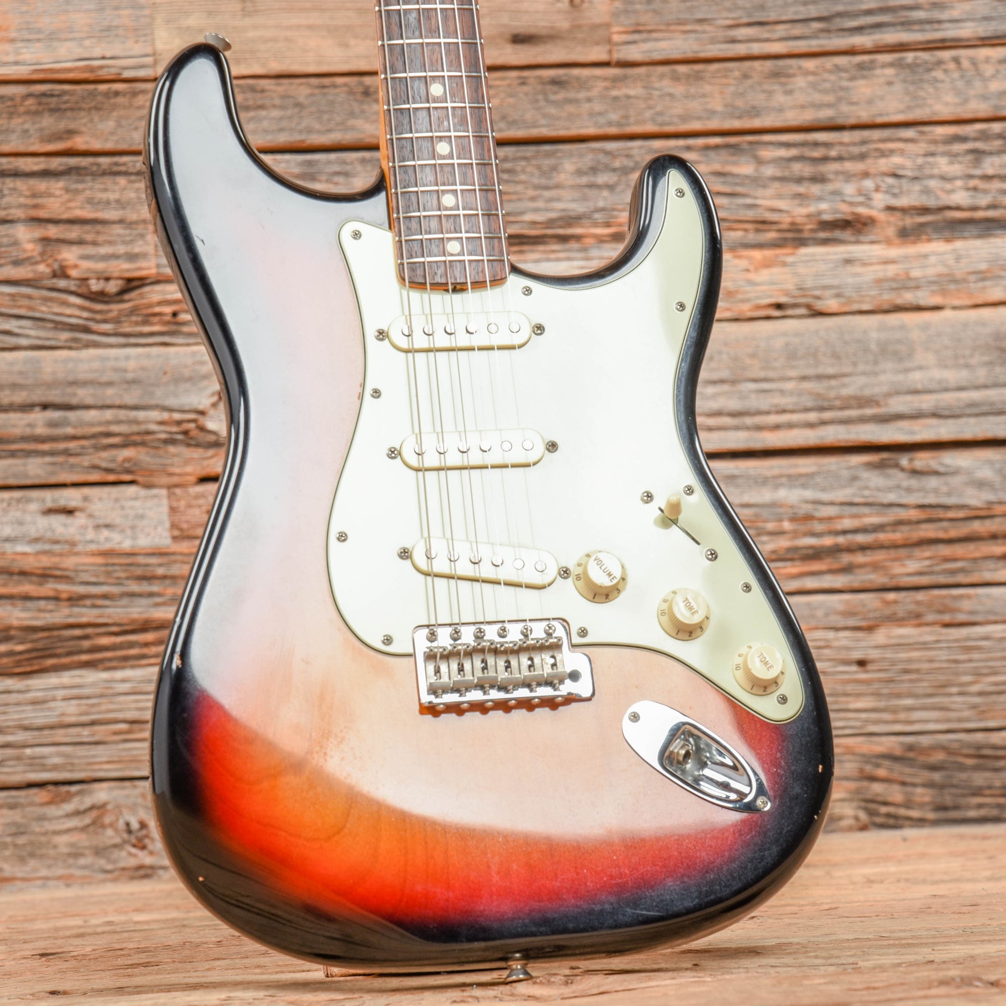 Fender Classic Series '60s Stratocaster Lacquer 3-Color Sunburst 2013 ...