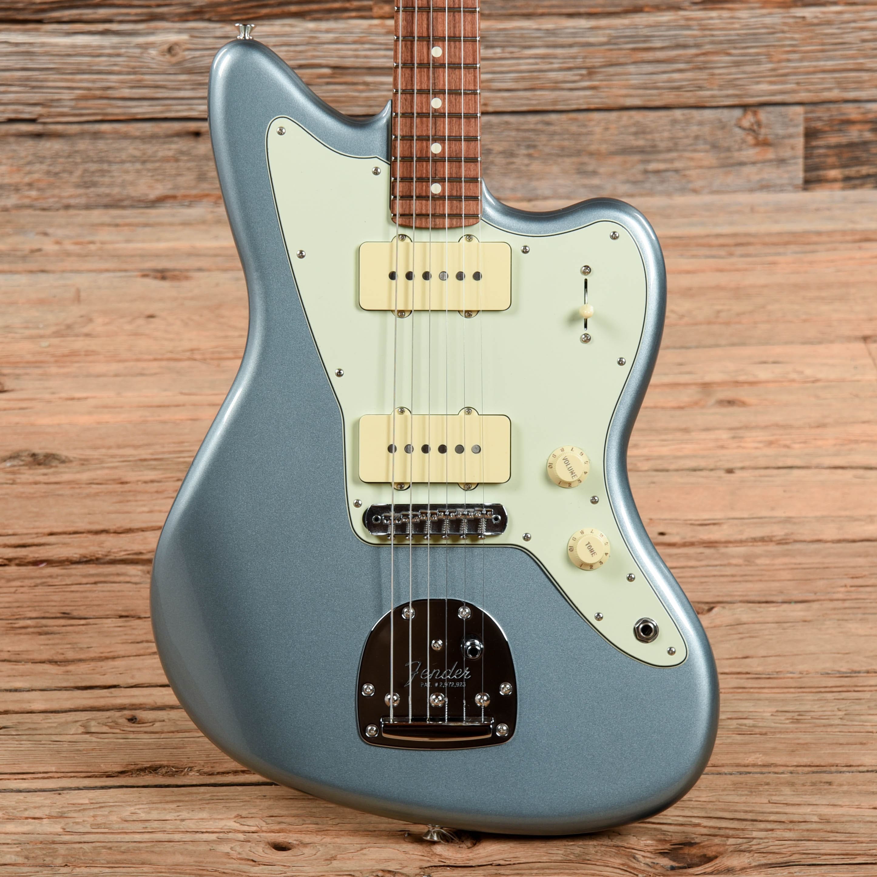 Fender CME Exclusive Player Jazzmaster Ice Blue Metallic 2020 – Chicago ...