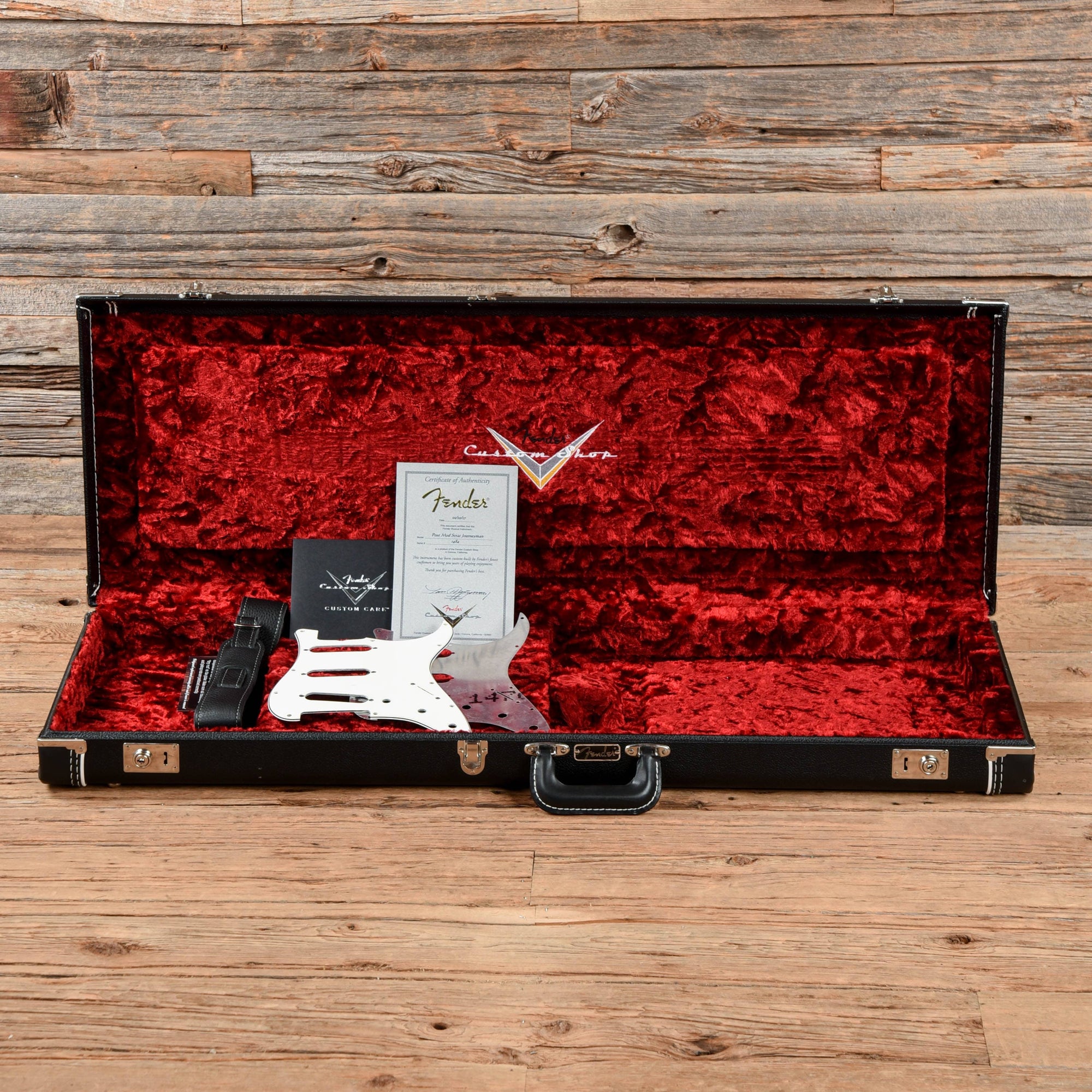 Fender Custom Shop Post Modern Stratocaster Journeyman Relic Daphne Bl ...