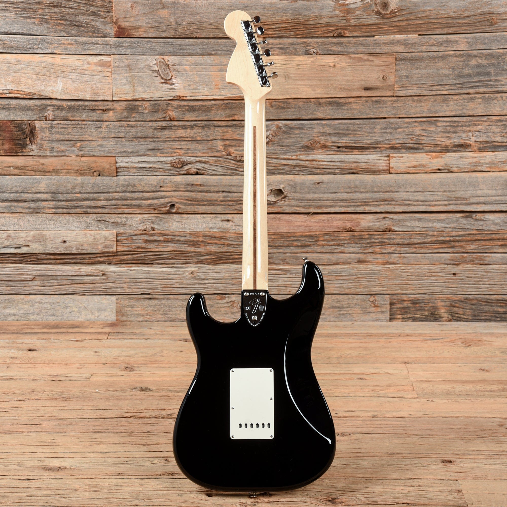 Fender FSR American Vintage 70s Stratocaster w/ Matching Headstock Bla ...