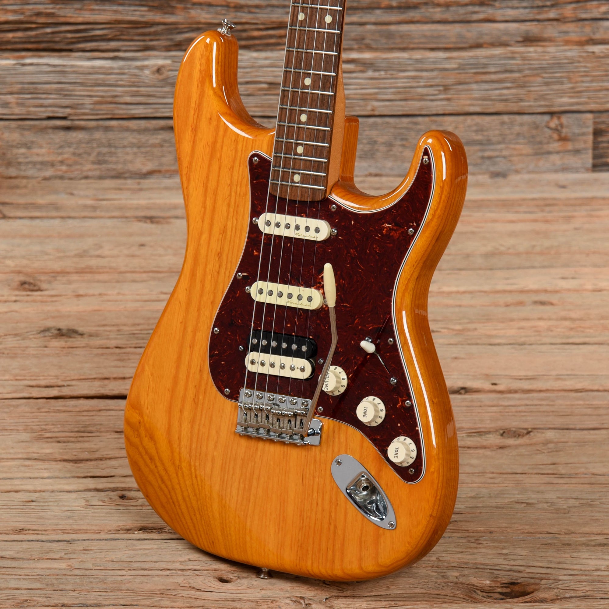 Fender FSR Player Stratocaster HSS Amber 2011 – Chicago Music Exchange