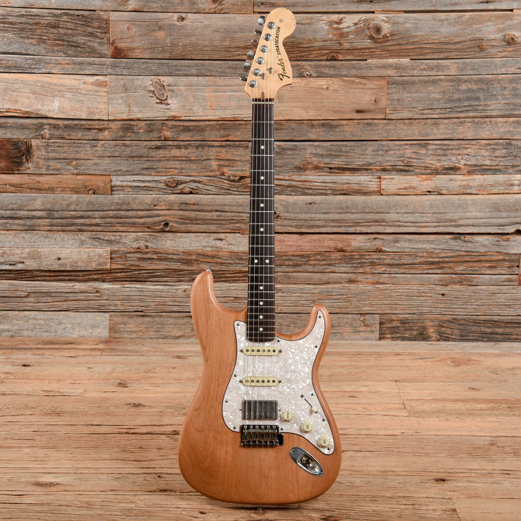 Fender Highway 1 Stratocaster Amber 2006 – Chicago Music Exchange