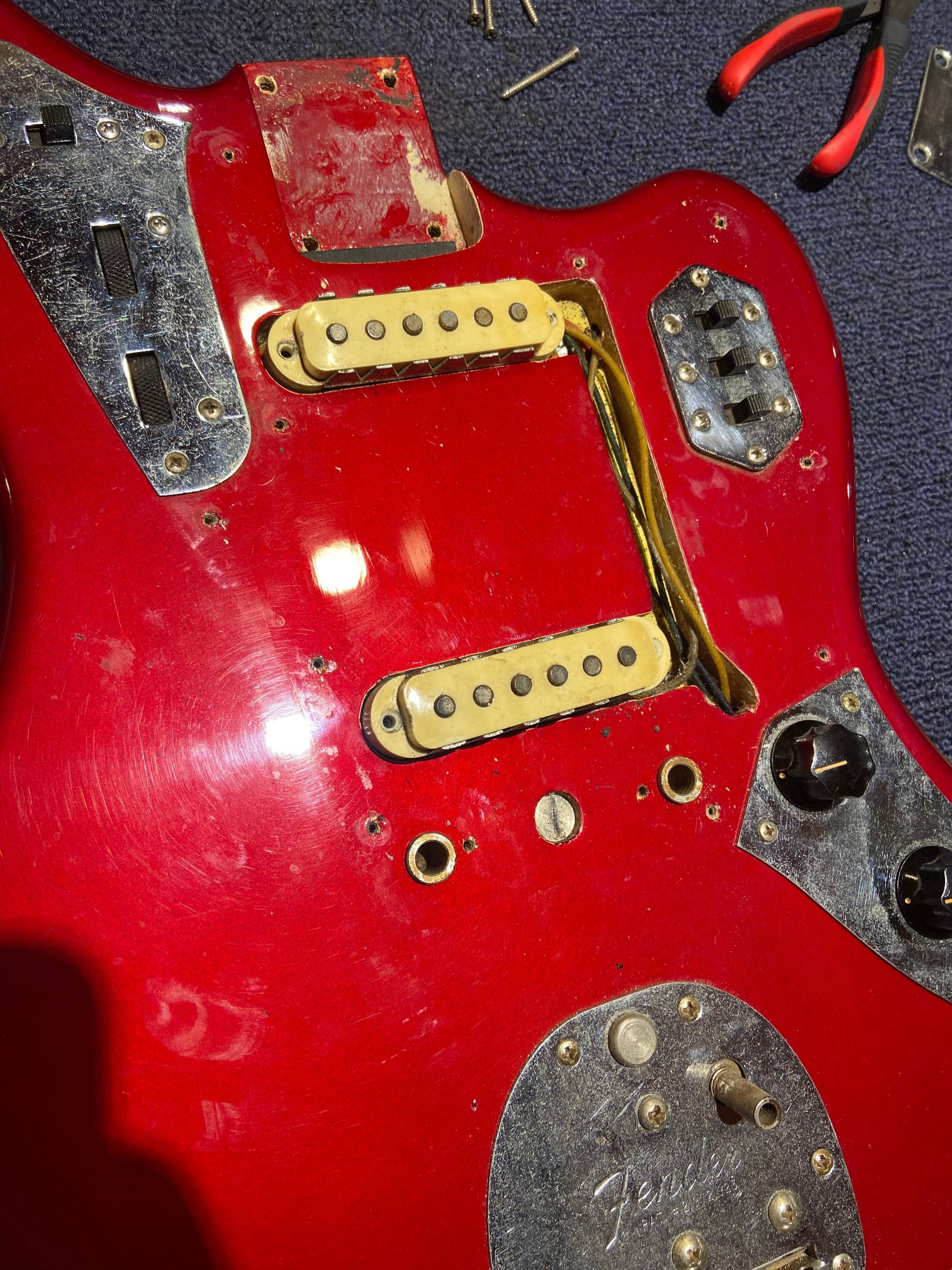 Fender Jaguar Candy Apple Red Refin 1963 – Chicago Music Exchange