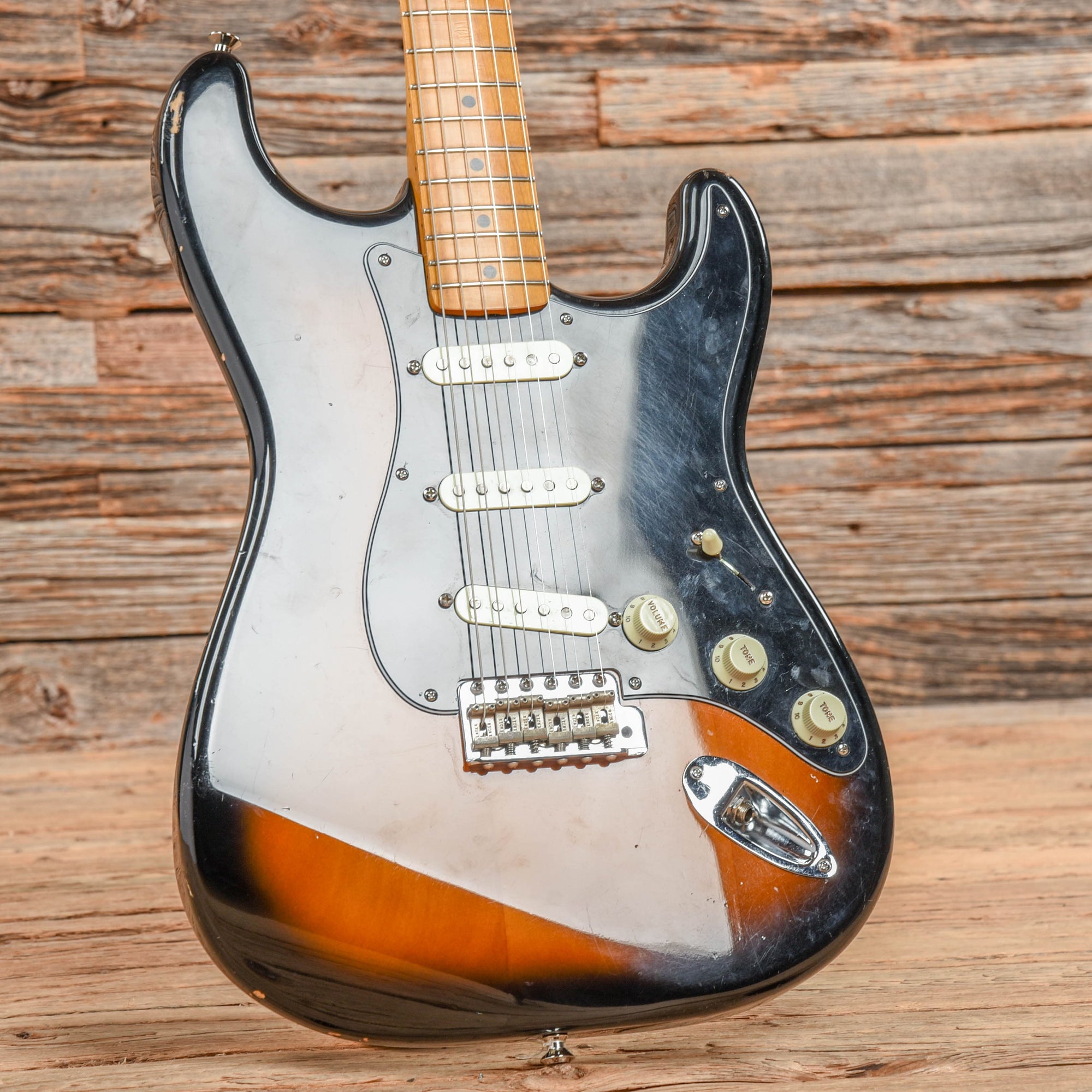 Fender Japan ST-54 Stratocaster Sunburst 1995 – Chicago Music Exchange