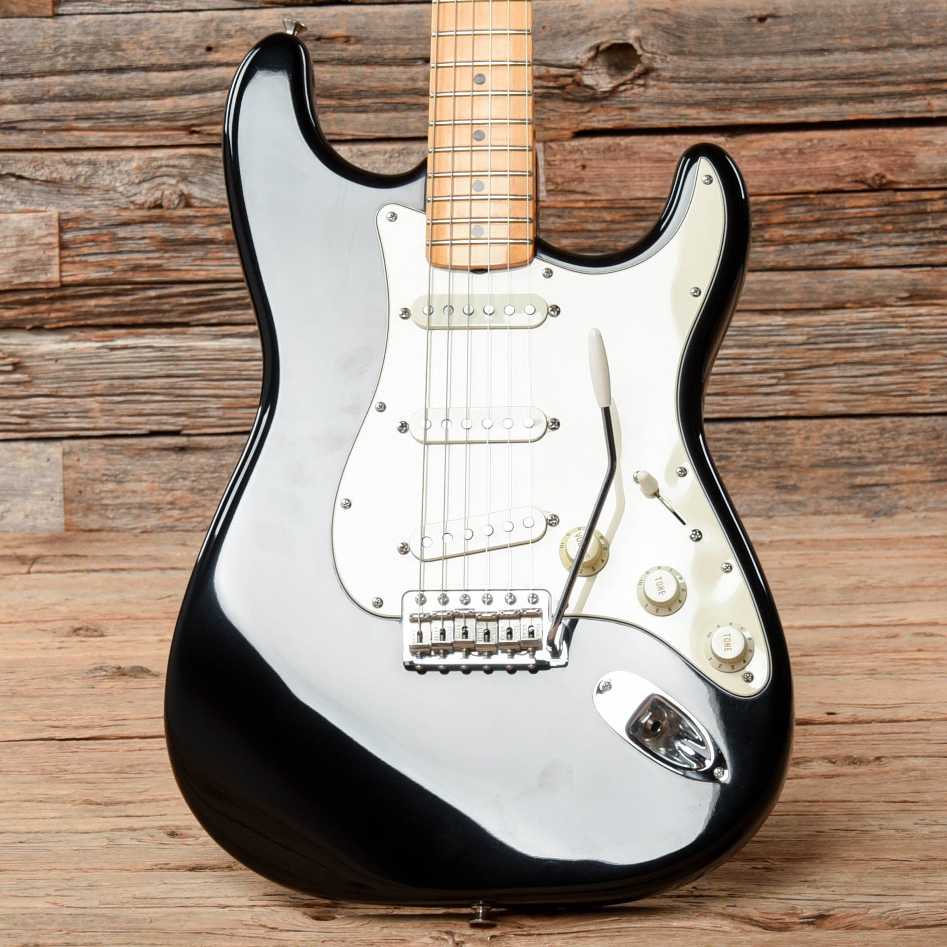 Fender Jimi Hendrix Voodoo Stratocaster Black 1998 – Chicago Music Exchange