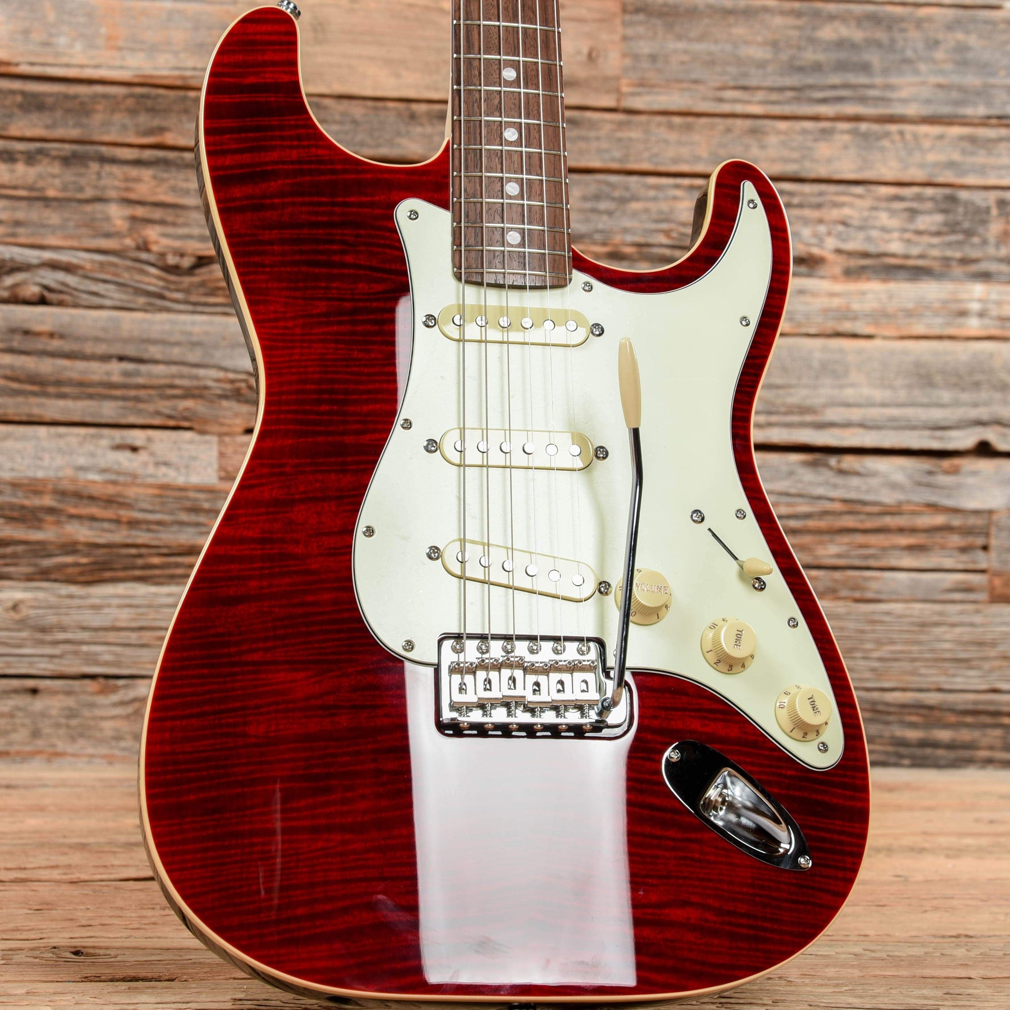Fender Limited Edition Aerodyne Classic Stratocaster Crimson Red Trans ...