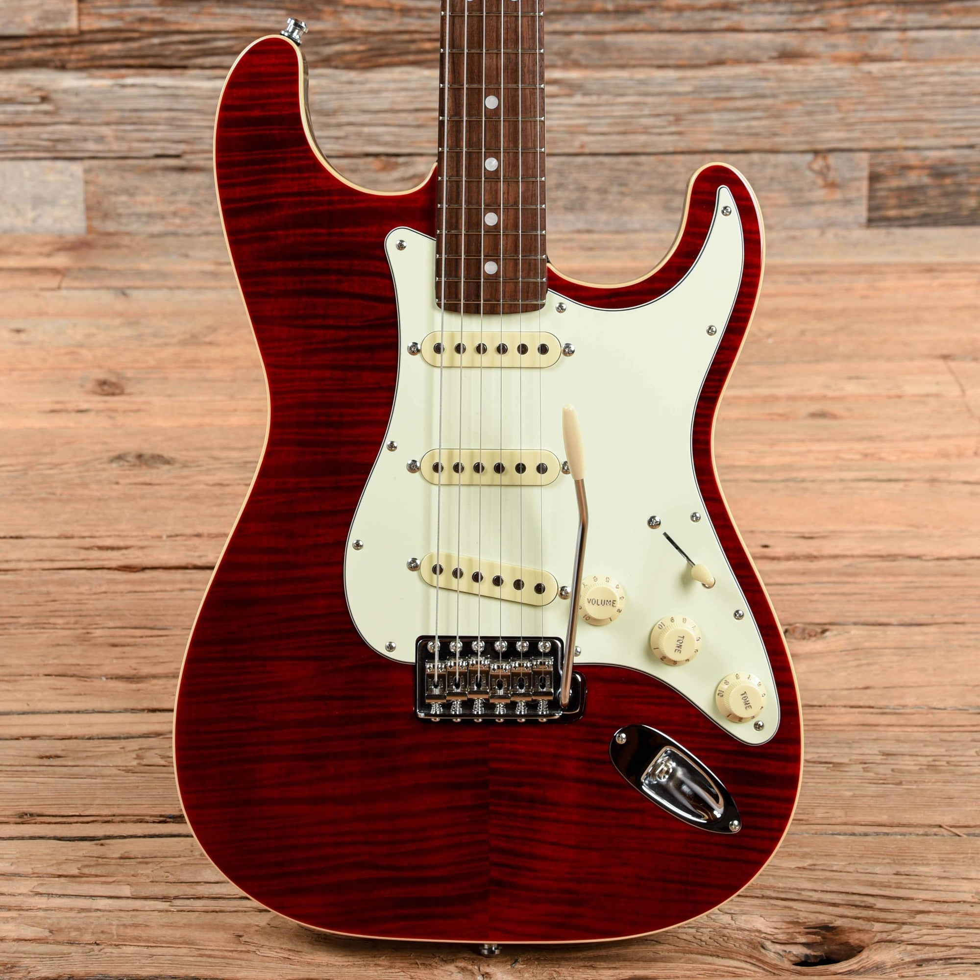 Fender Limited Edition Aerodyne Classic Stratocaster Crimson Red Trans ...
