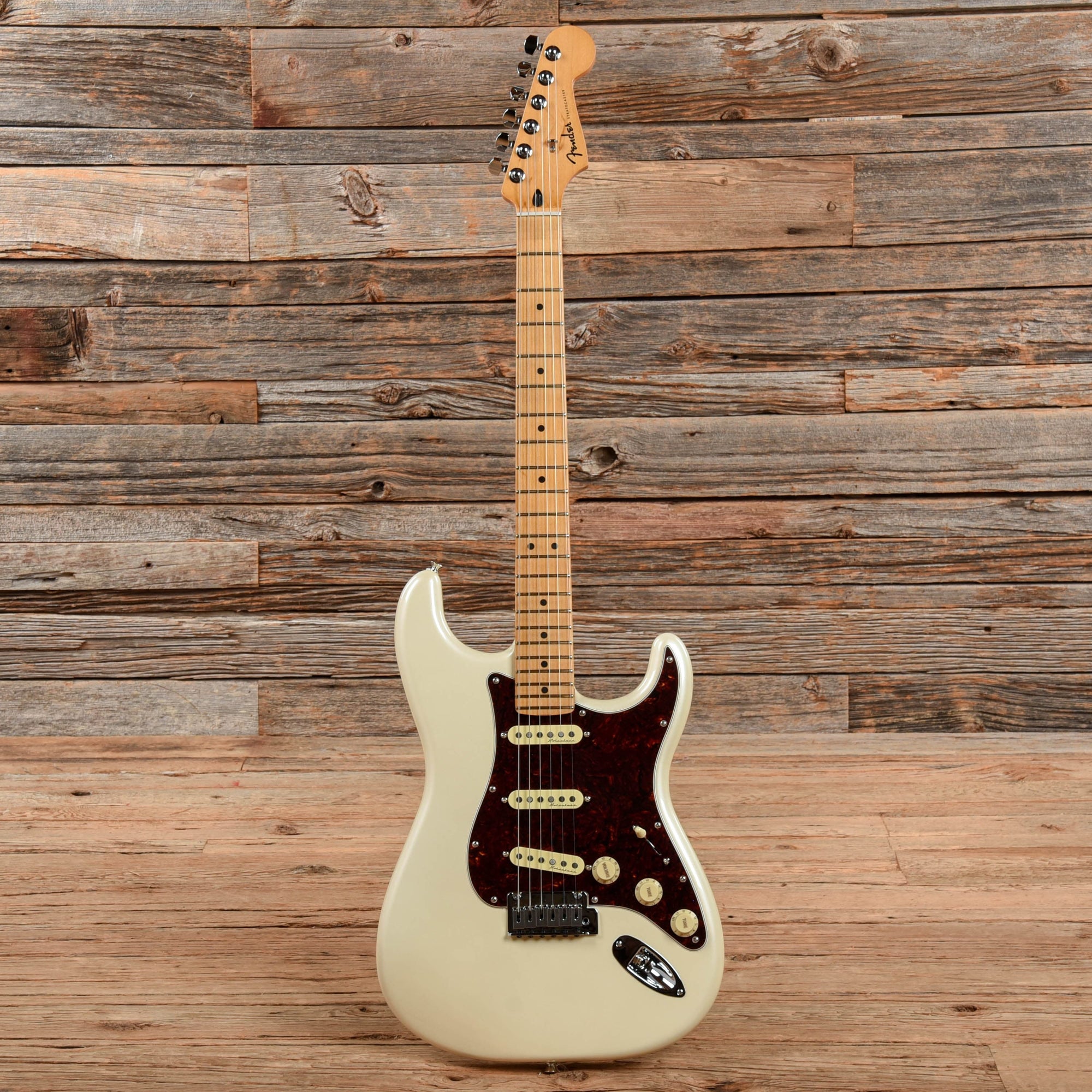 Fender Player Plus Stratocaster Olympic Pearl 2022 – Chicago Music Exchange