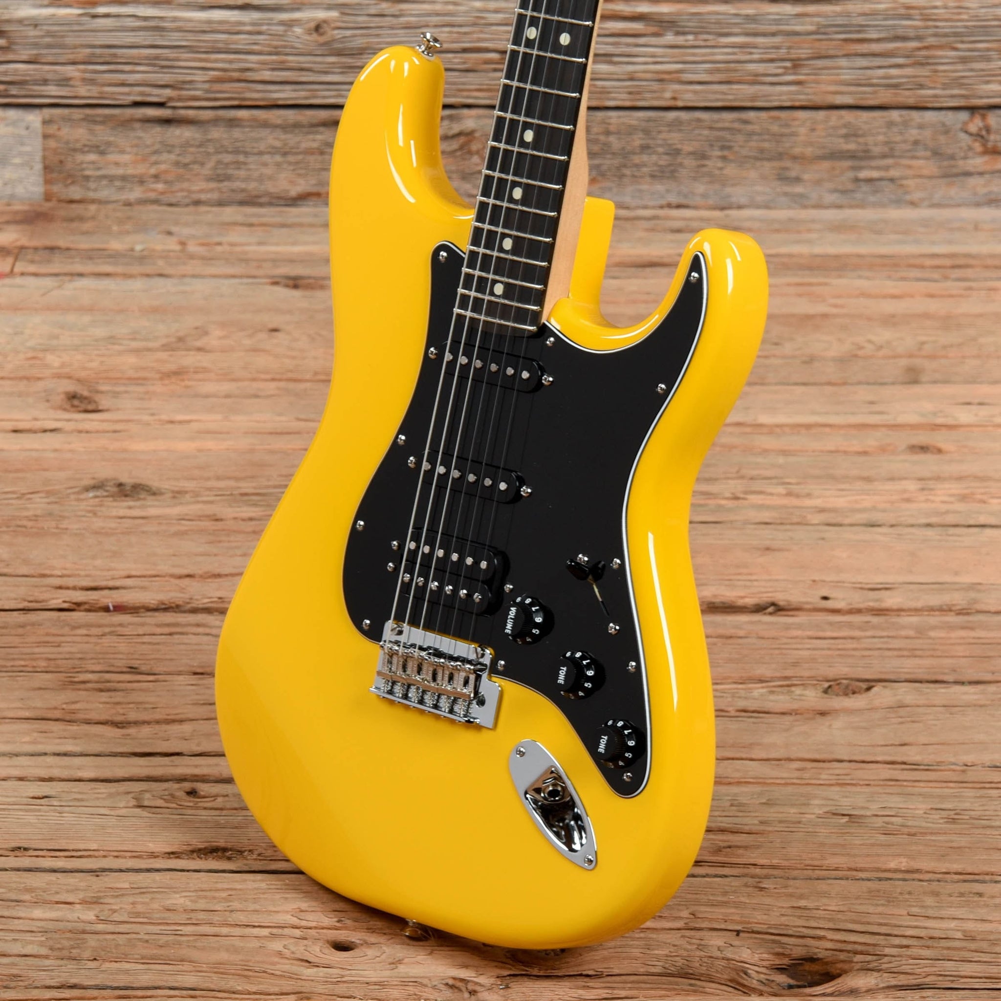 Fender Player Stratocaster Ferrari Yellow 2022 – Chicago Music Exchange