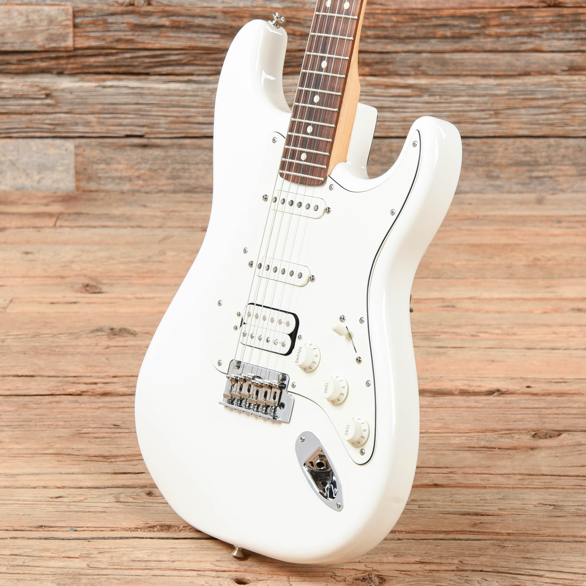 Fender Player Stratocaster HSS Polar White 2020 – Chicago Music Exchange