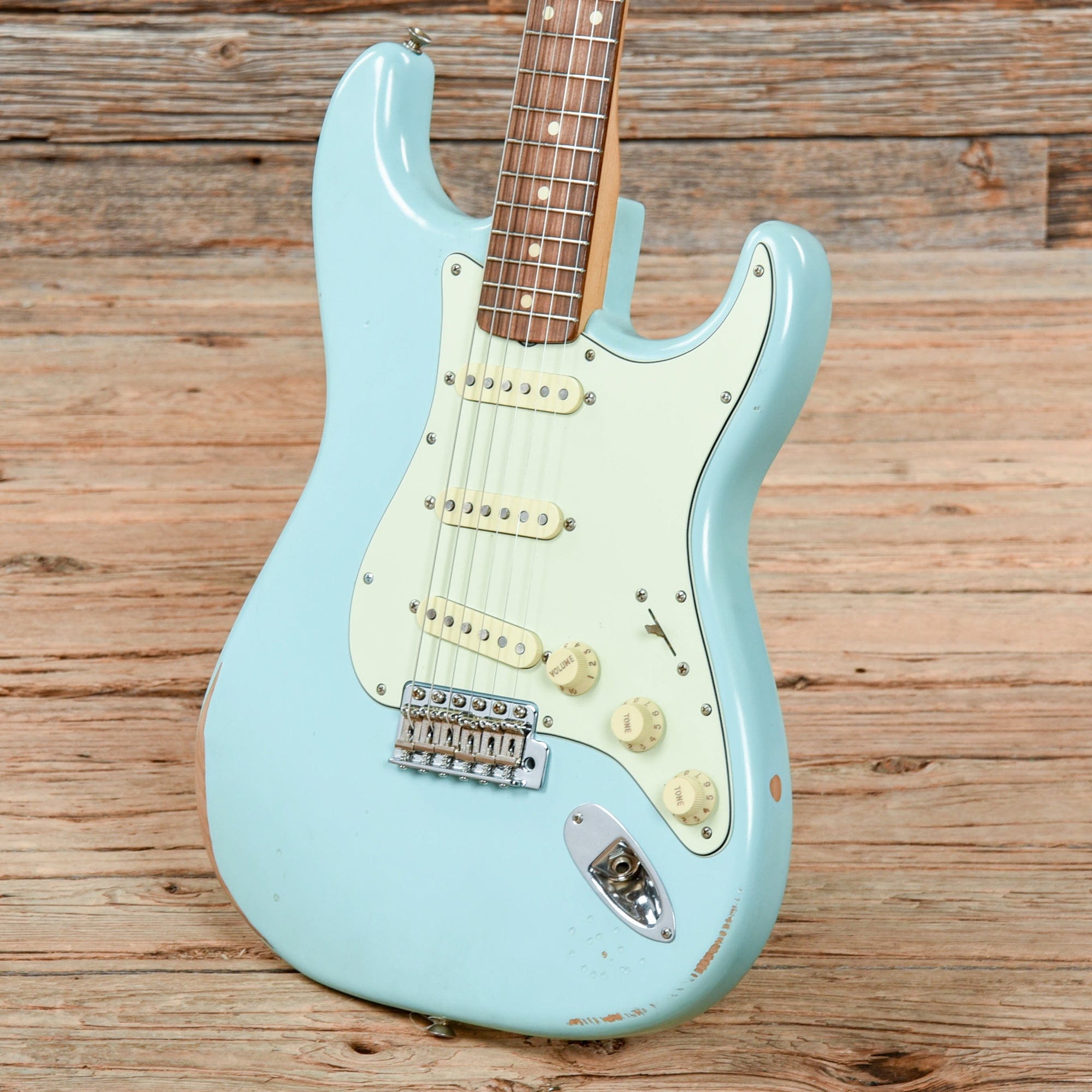 Fender Road Worn '60s Stratocaster Daphne Blue w/Pure Vintage '59 Pick ...
