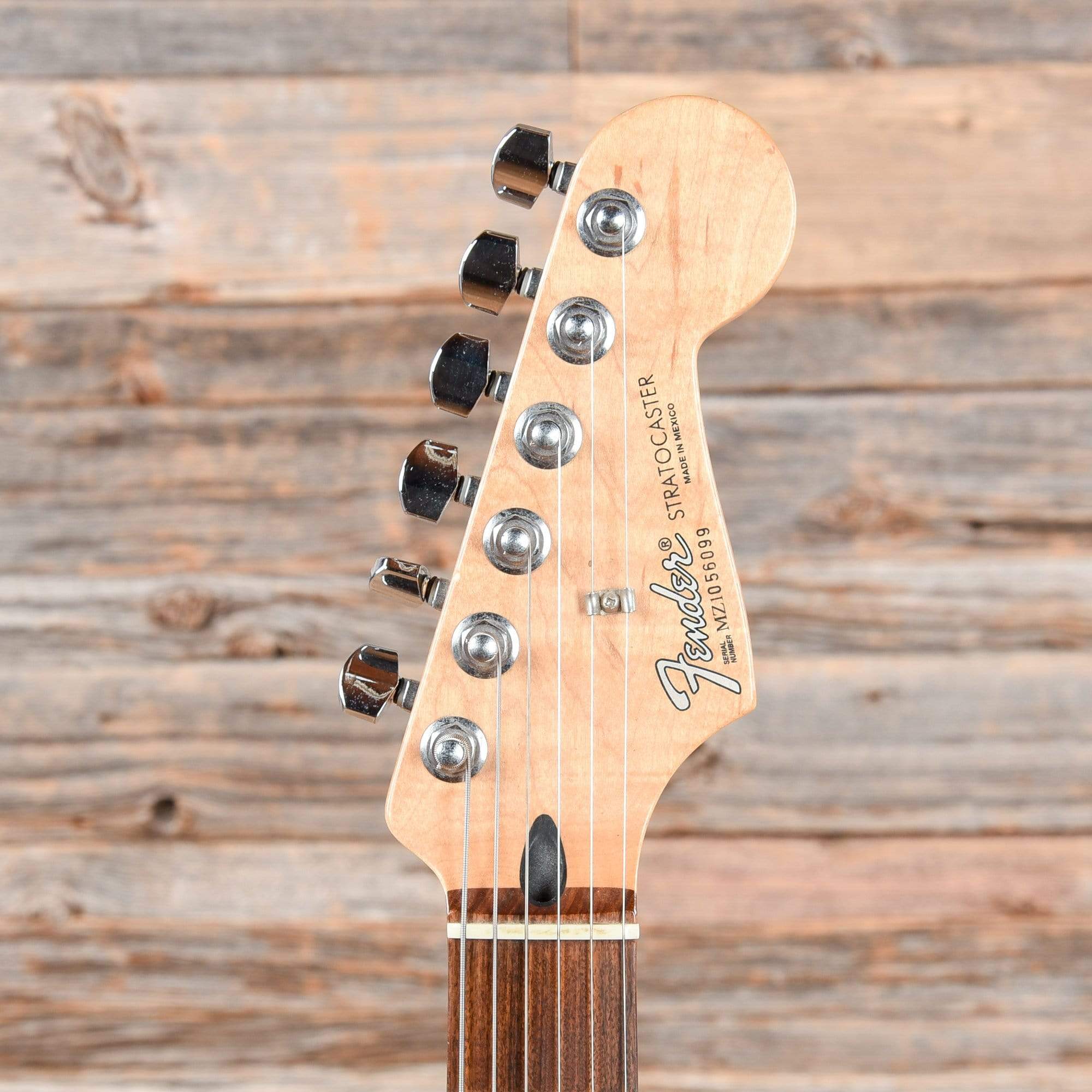 Fender Standard Stratocaster Brown Sunburst 2001 – Chicago Music Exchange