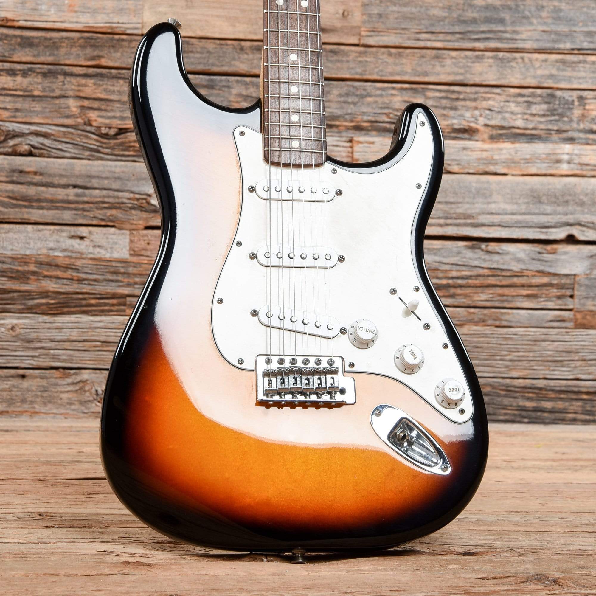 Fender Standard Stratocaster Brown Sunburst 2001 – Chicago Music Exchange