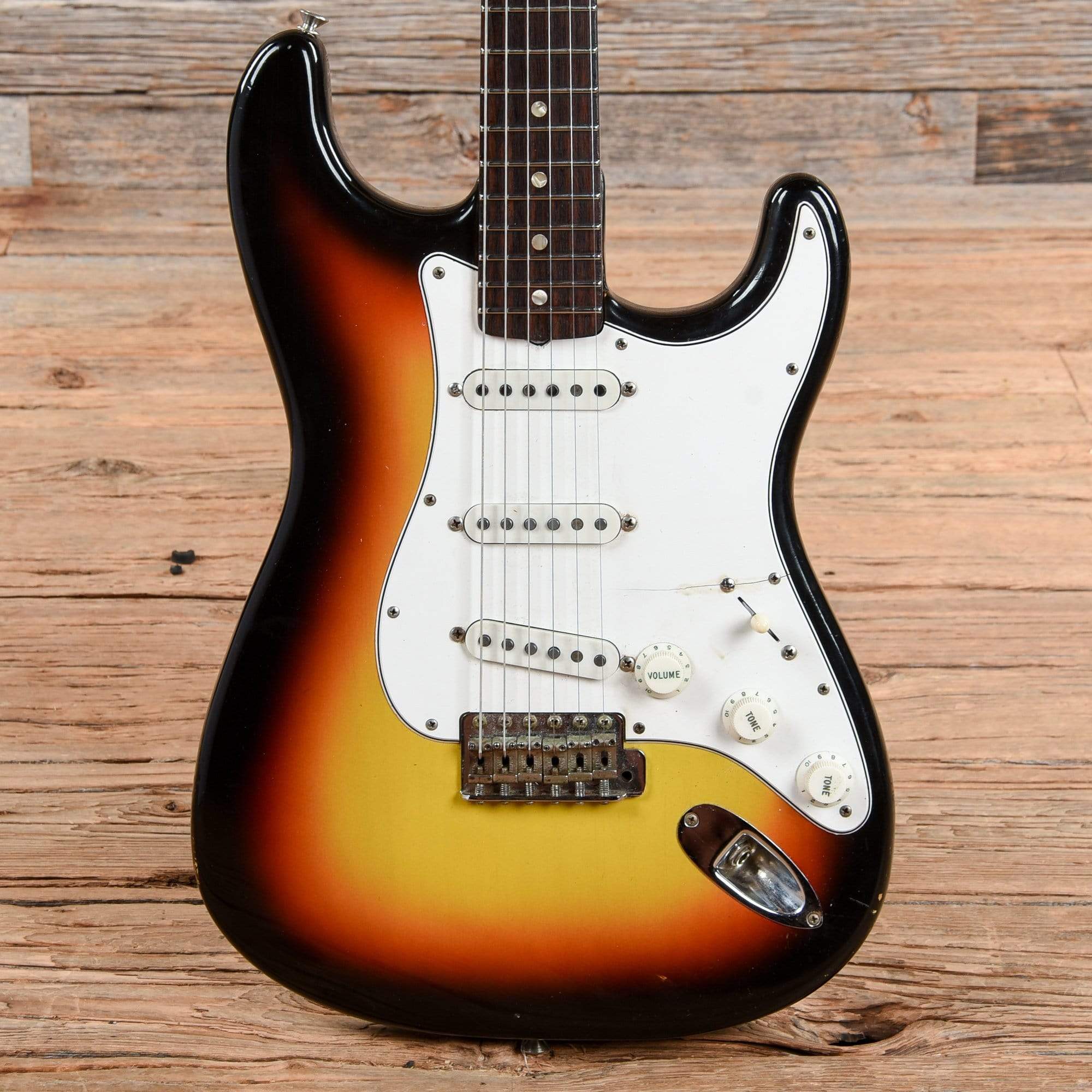 Fender Stratocaster Sunburst 1966 – Chicago Music Exchange