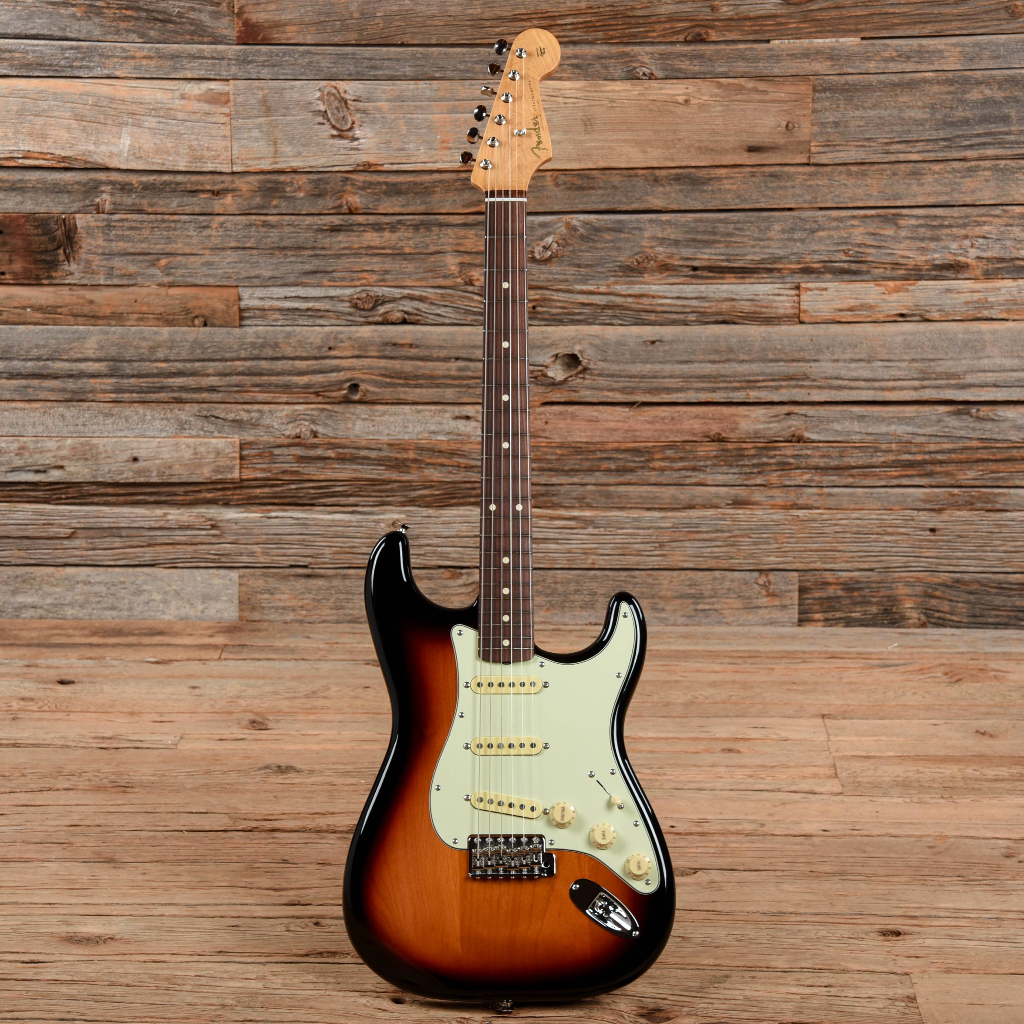 Fender Vintera '60s Stratocaster Sunburst – Chicago Music Exchange