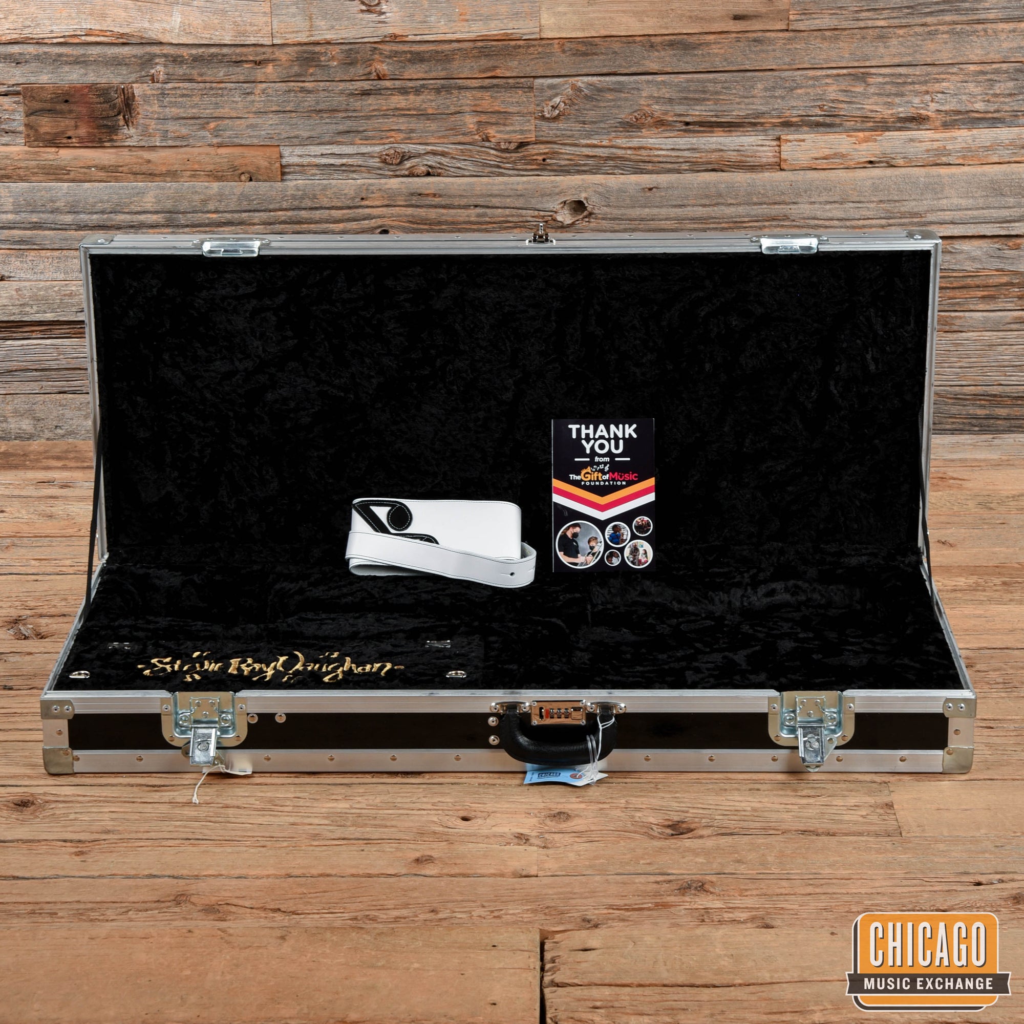 Fender SRV Lenny Stratocaster Masterbuilt Custom Shop Tribute Series S ...