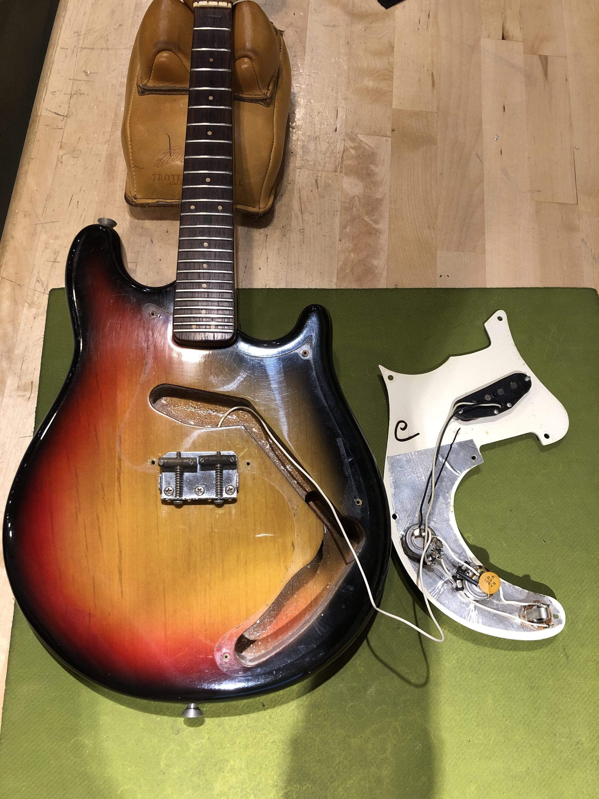 Fender Mandocaster Sunburst 1964 – Chicago Music Exchange