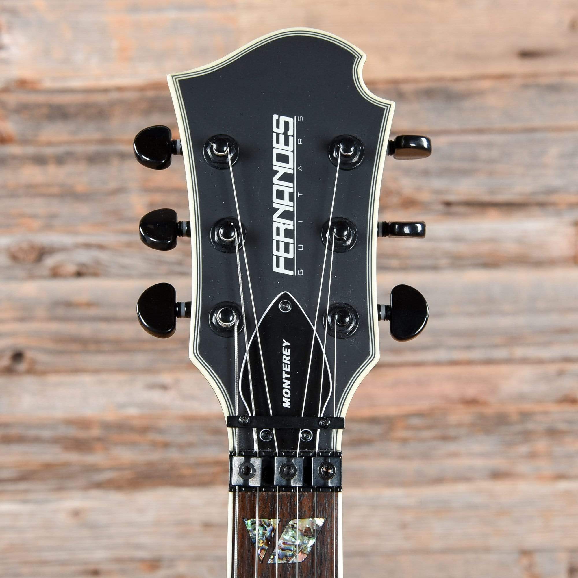 Fernandes Monterey Deluxe Tremolo Black Satin 2009 – Chicago Music Exchange