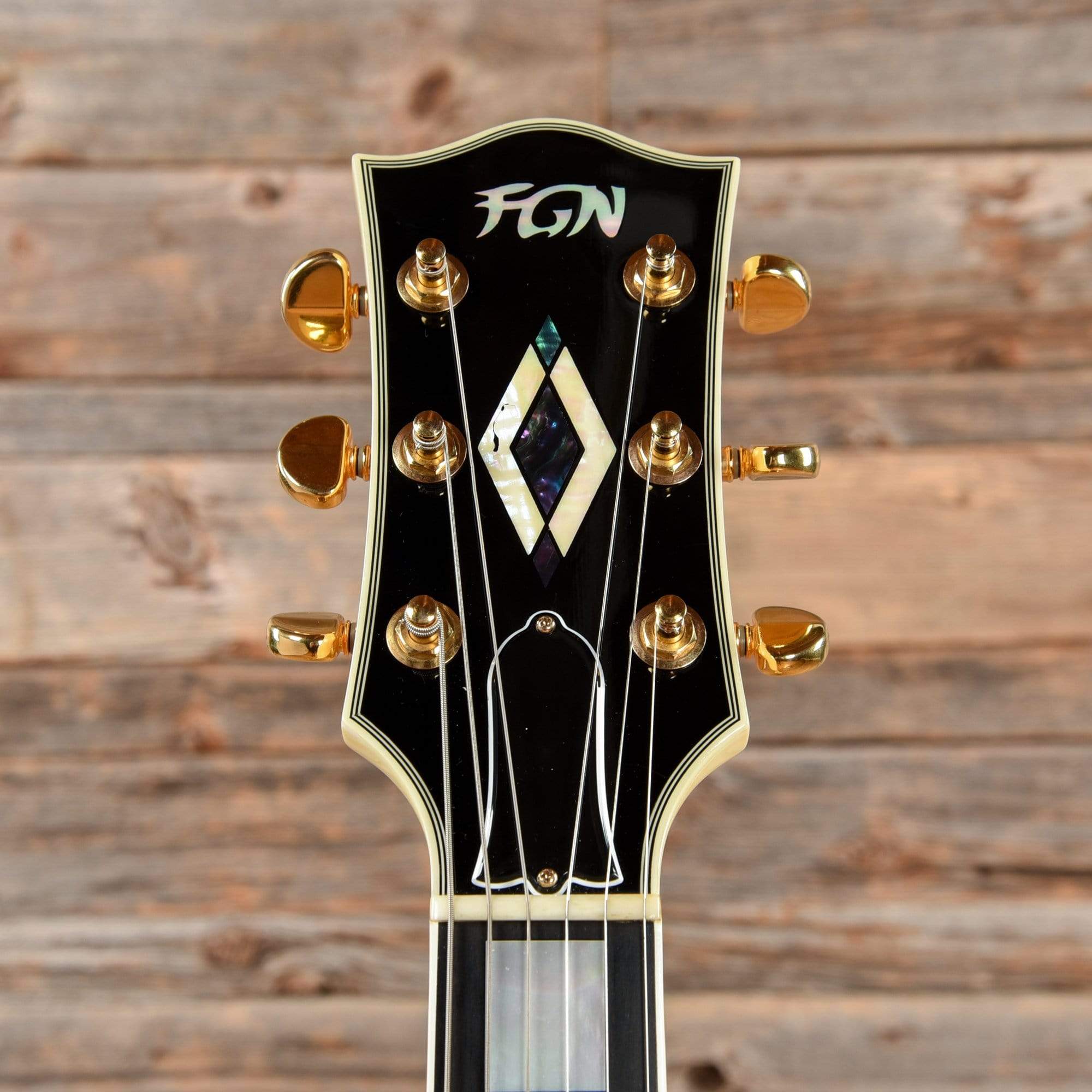 FGN NLC10GMP Neo Classic Antique White – Chicago Music Exchange