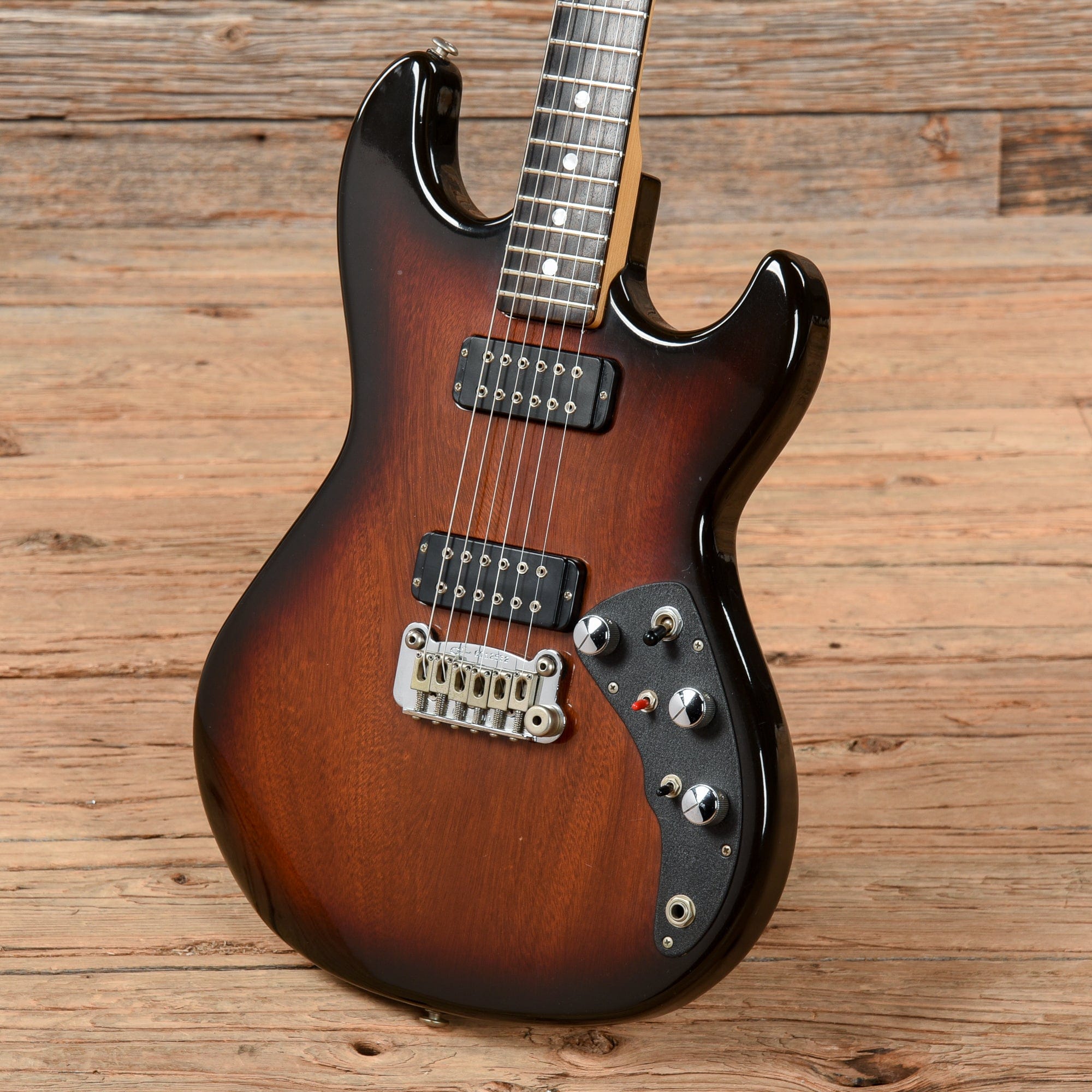 G&L F-100 Series II Sunburst 1983 – Chicago Music Exchange