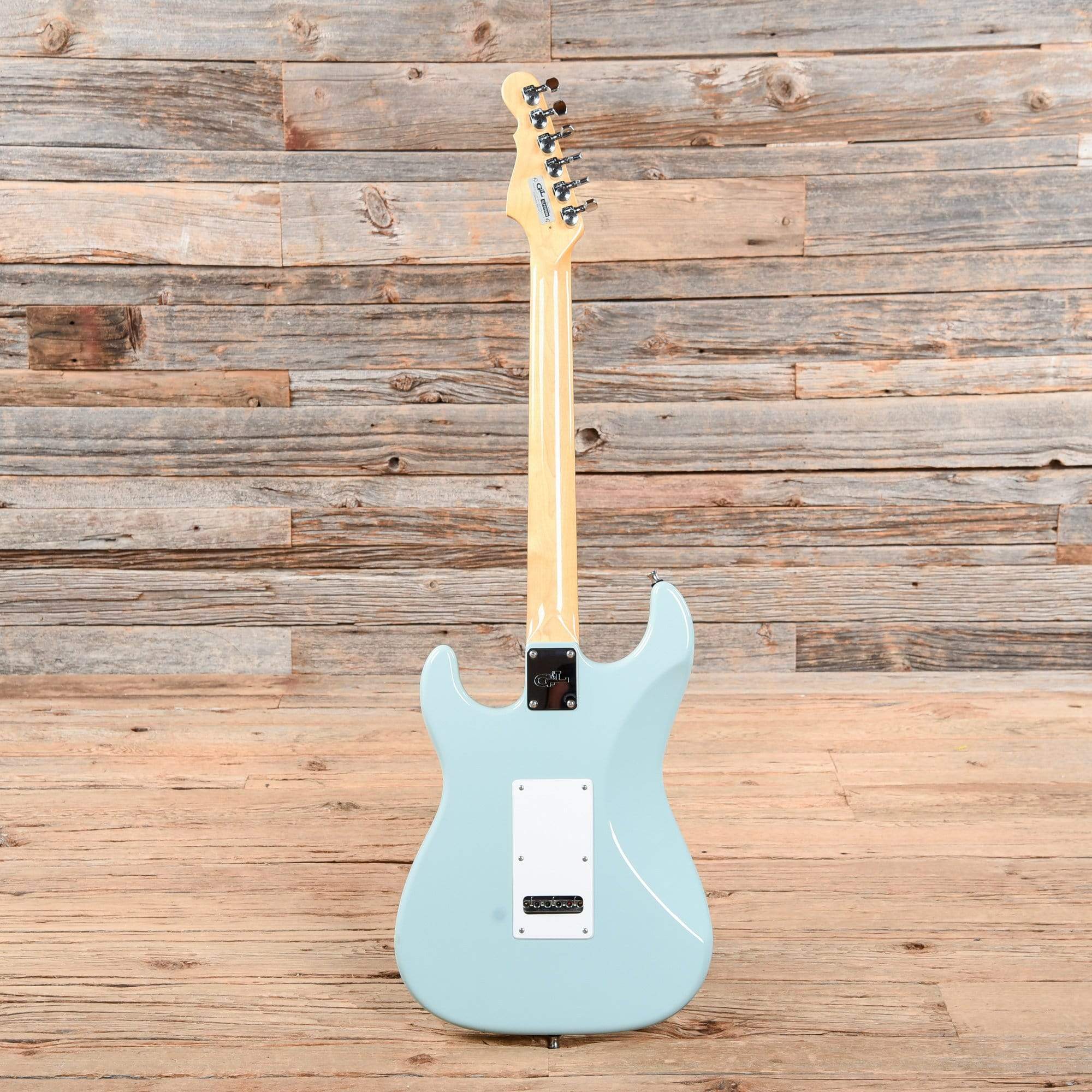 G&L Legacy Sonic Blue Nitro 2016 – Chicago Music Exchange