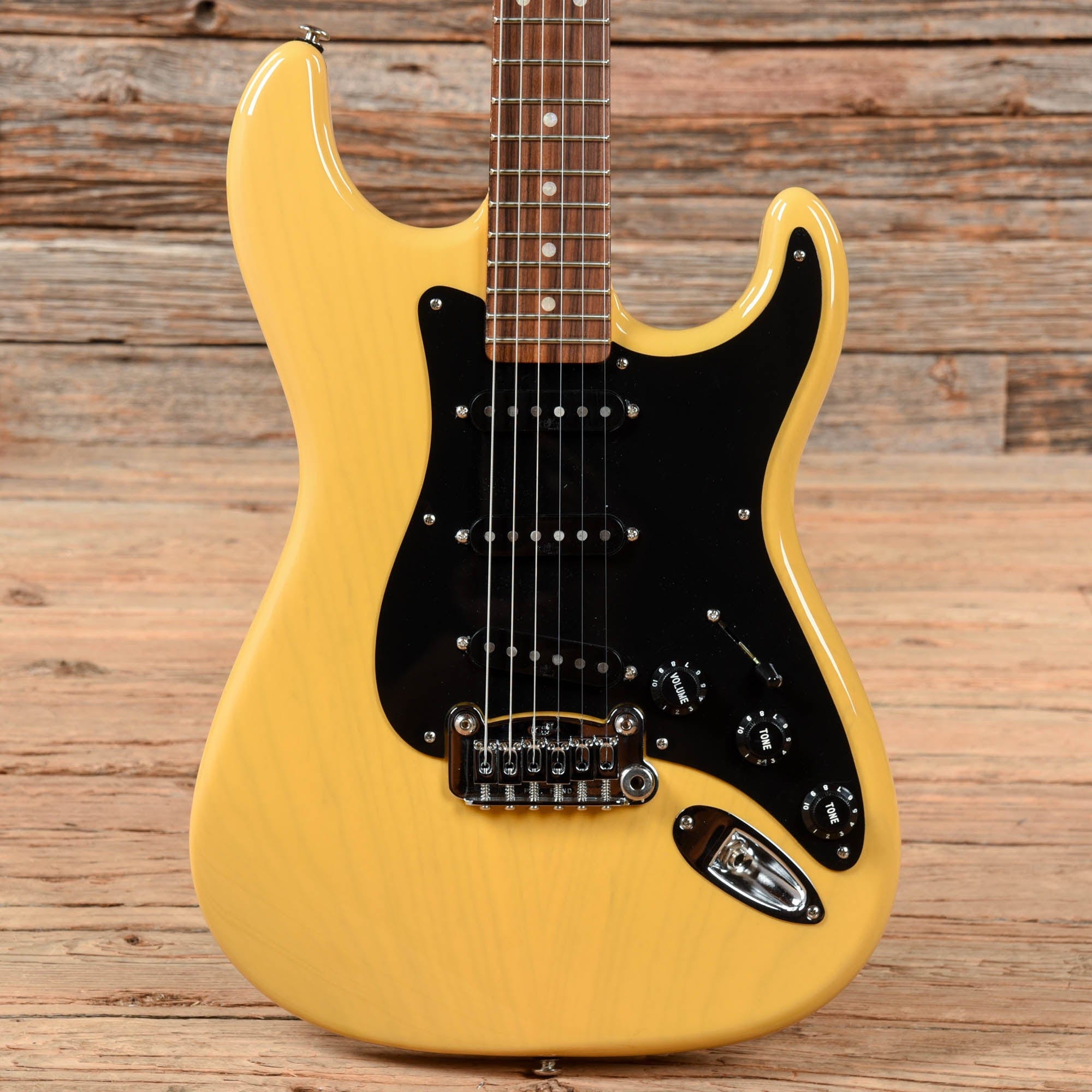 G&L USA Legacy Butterscotch Blonde – Chicago Music Exchange