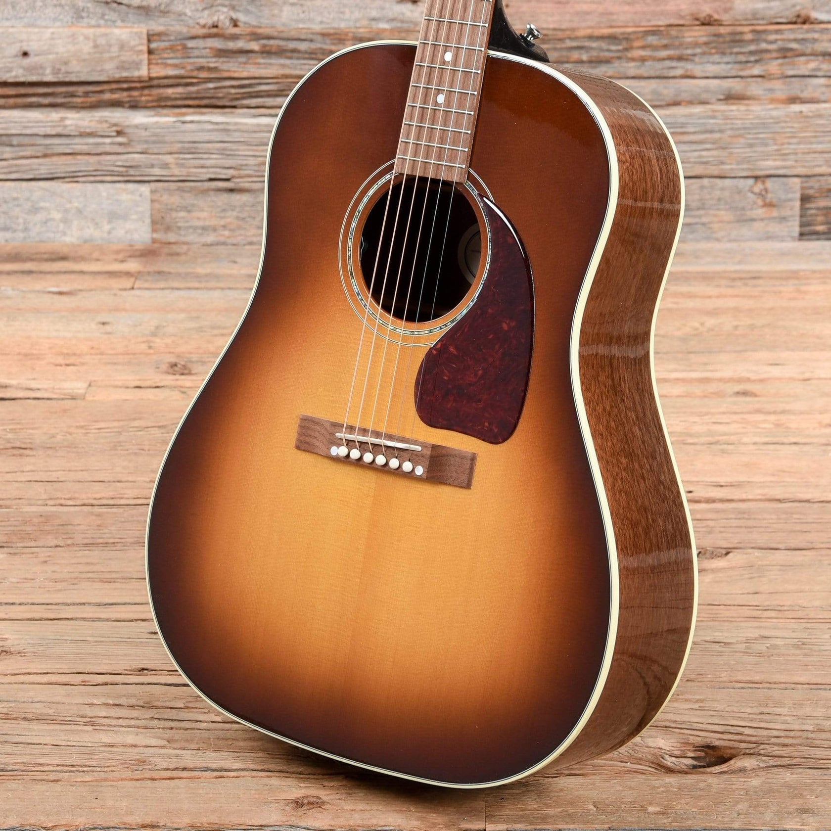 Gibson Montana J-15 Walnut Burst 2018 – Chicago Music Exchange