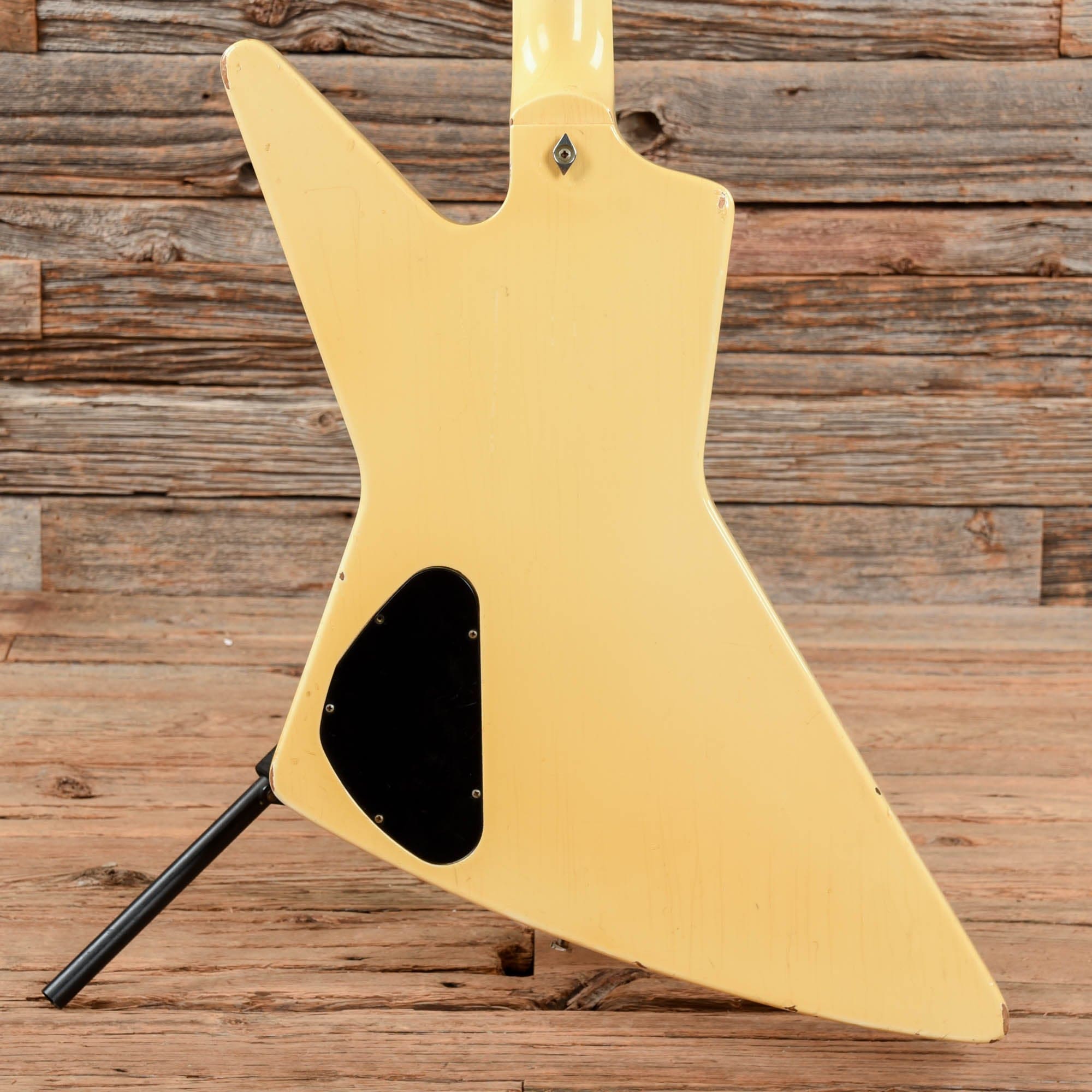 Gibson Explorer Bass Alpine White 1984 – Chicago Music Exchange