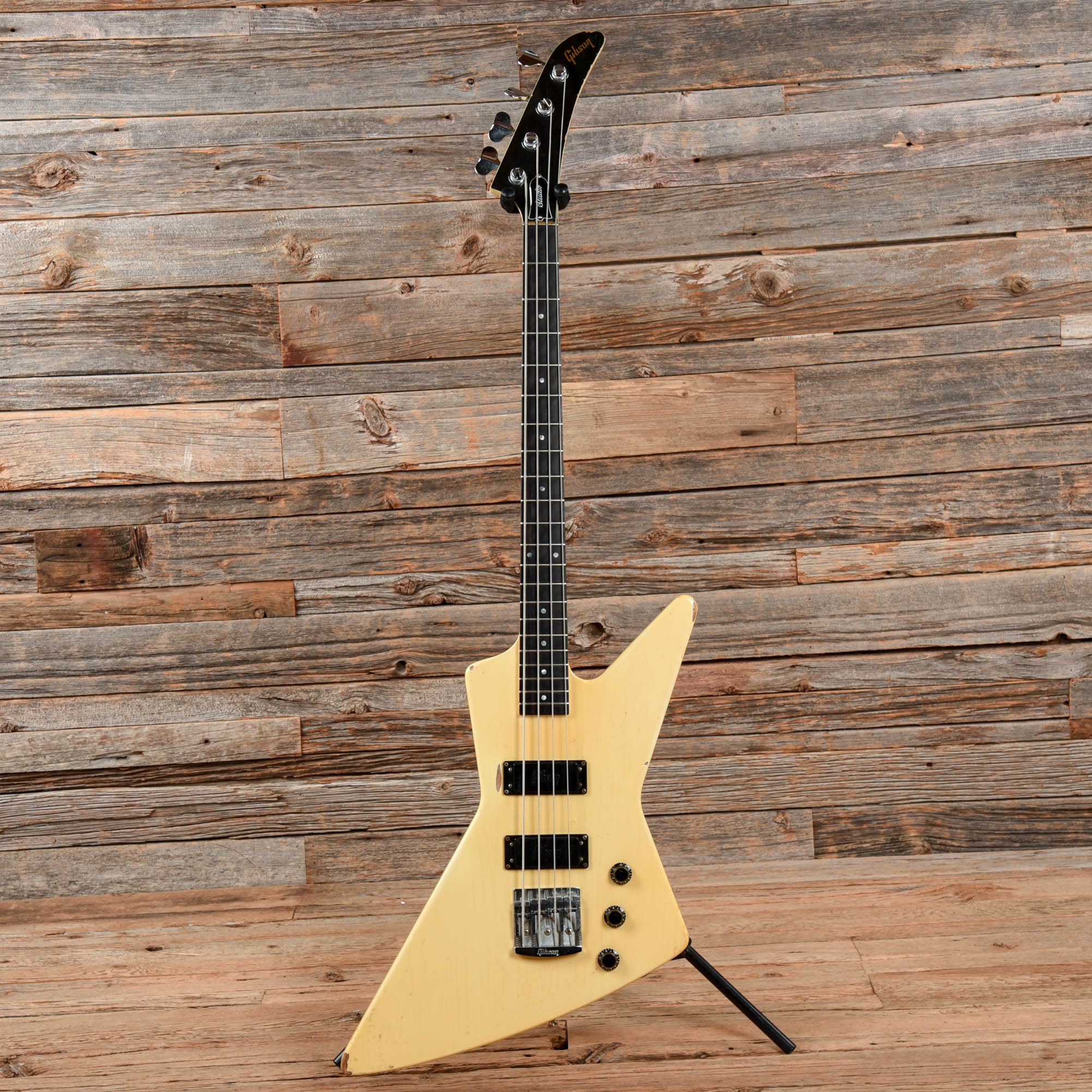 Gibson Explorer Bass Alpine White 1984 – Chicago Music Exchange