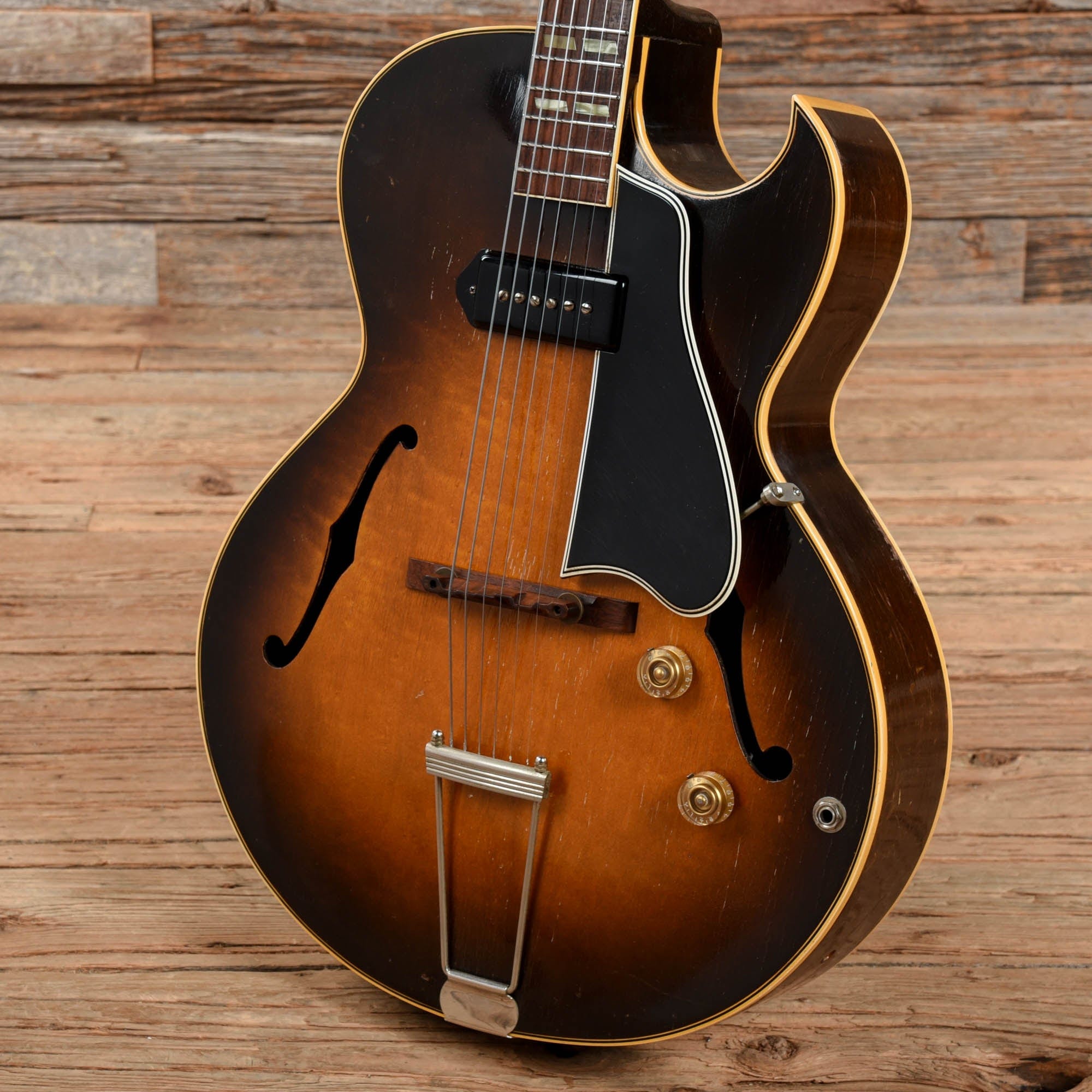 Gibson ES-175 Sunburst 1950 – Chicago Music Exchange