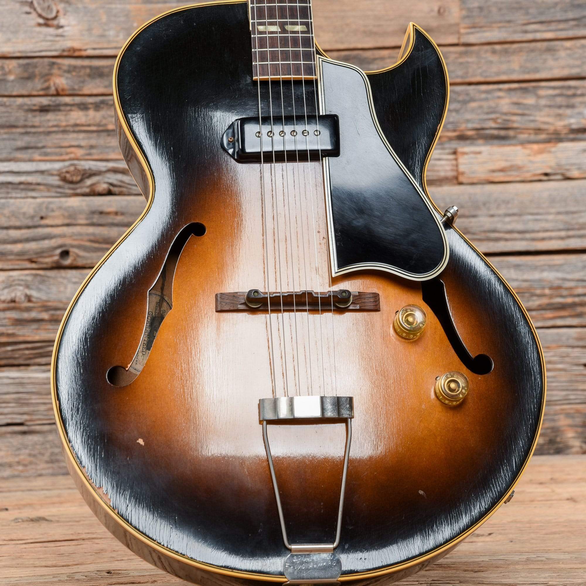 Gibson ES-175 Sunburst 1953 – Chicago Music Exchange