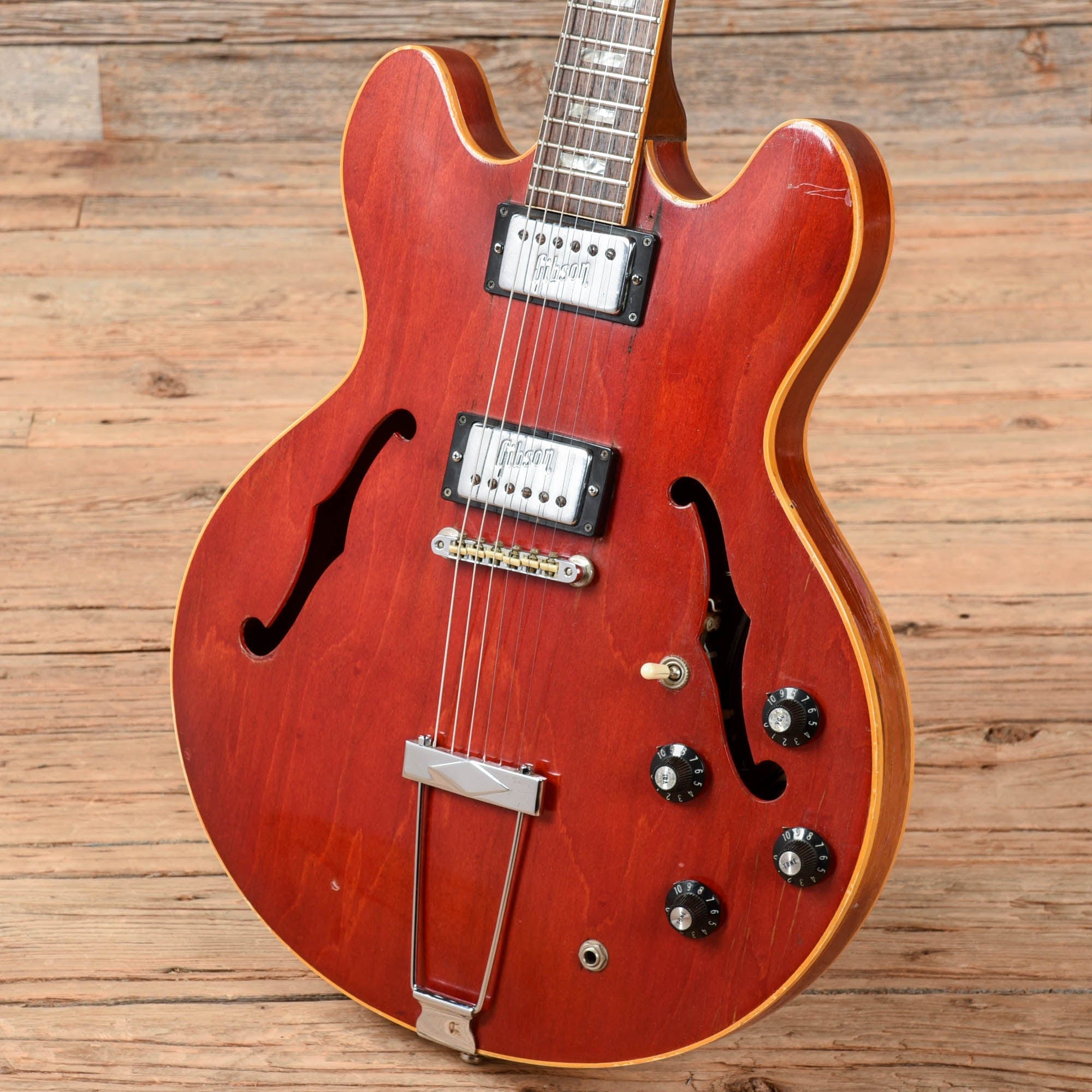 Gibson ES-335 Cherry 1973 – Chicago Music Exchange