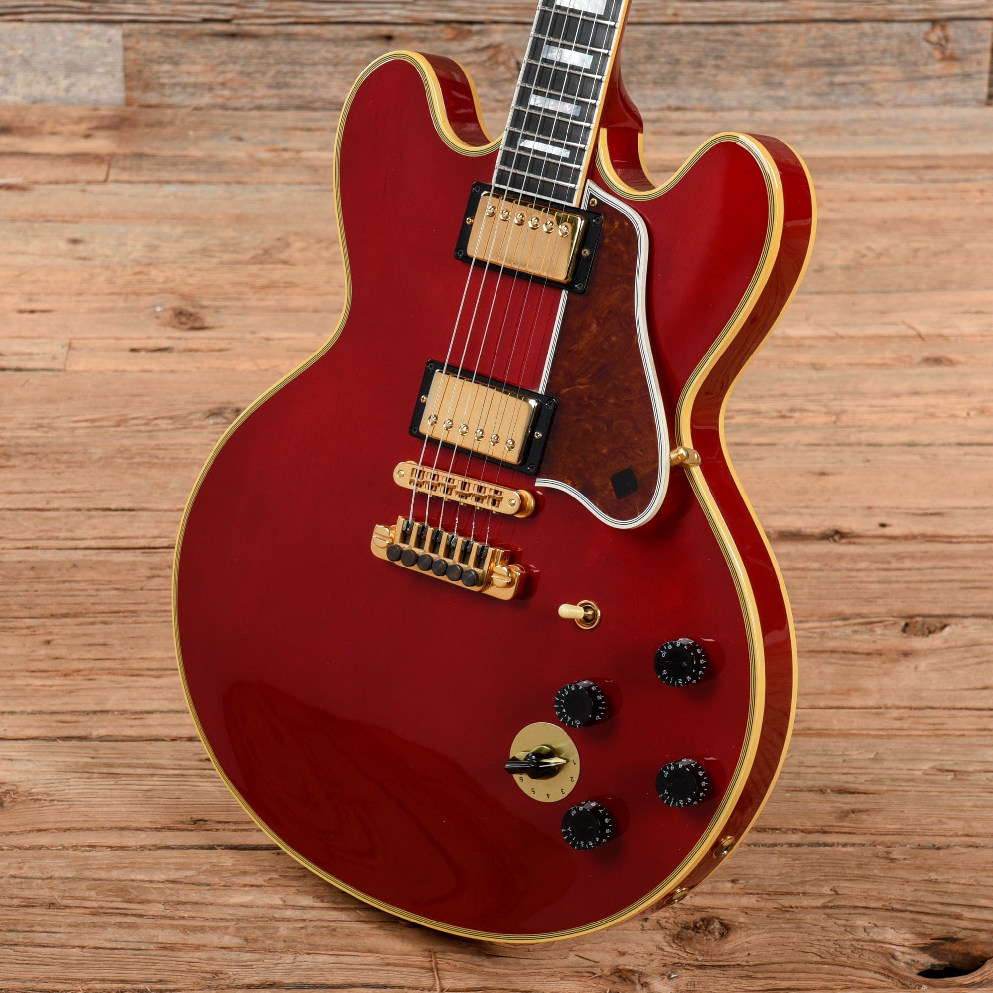 Gibson Lucille BB King Signature Cherry 1995 – Chicago Music Exchange