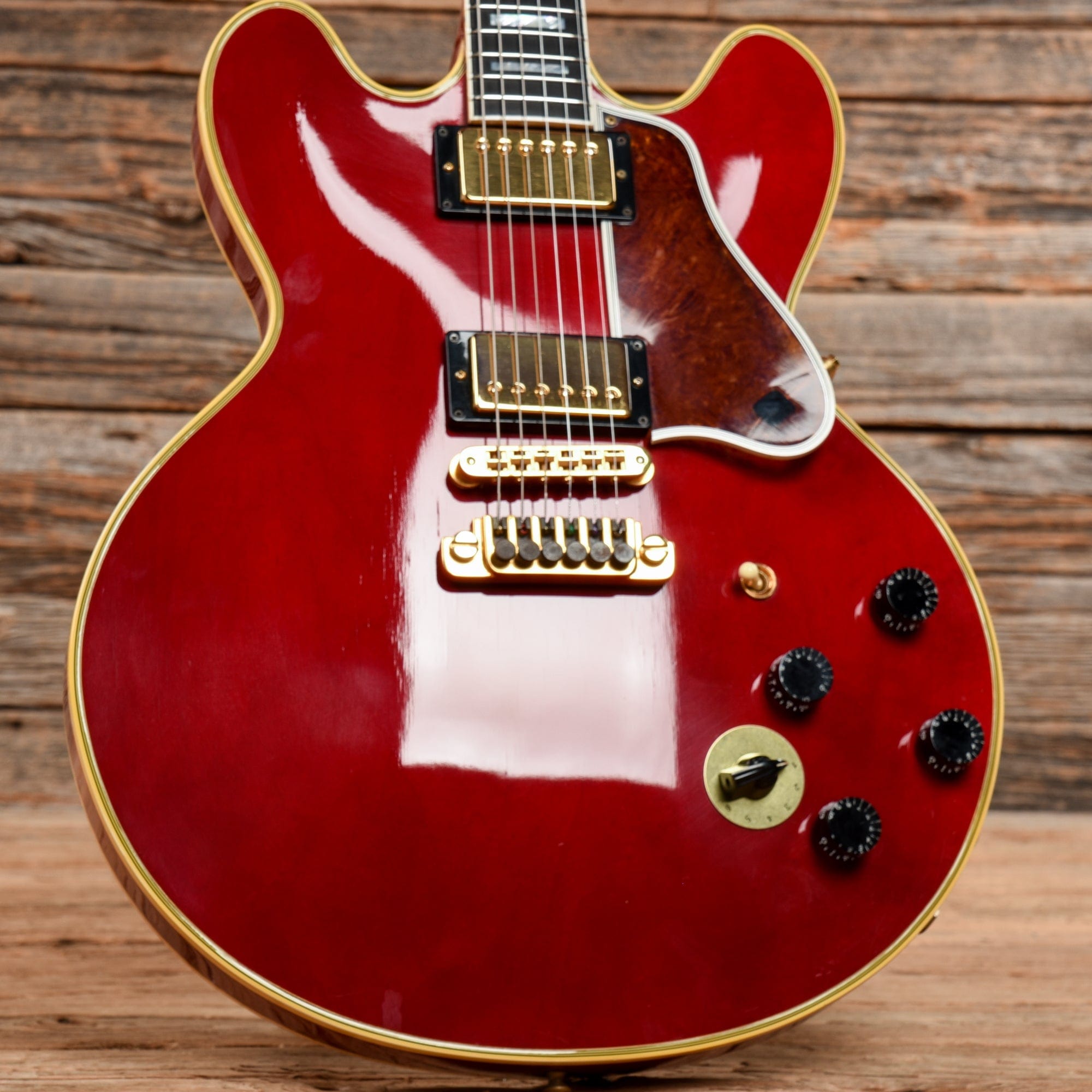 Gibson Lucille BB King Signature Cherry 1995 – Chicago Music Exchange