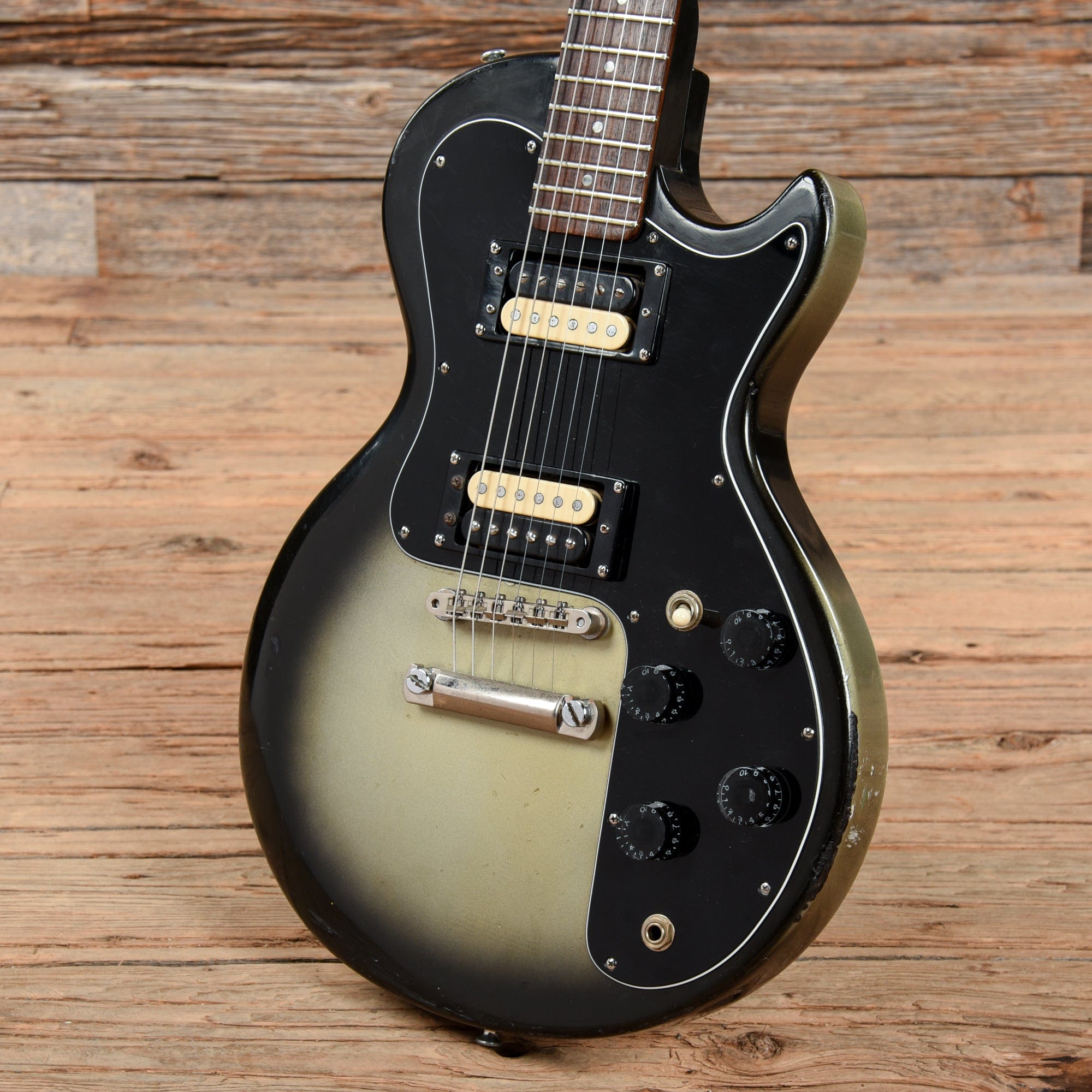 Gibson Sonex Silverburst 1982 – Chicago Music Exchange